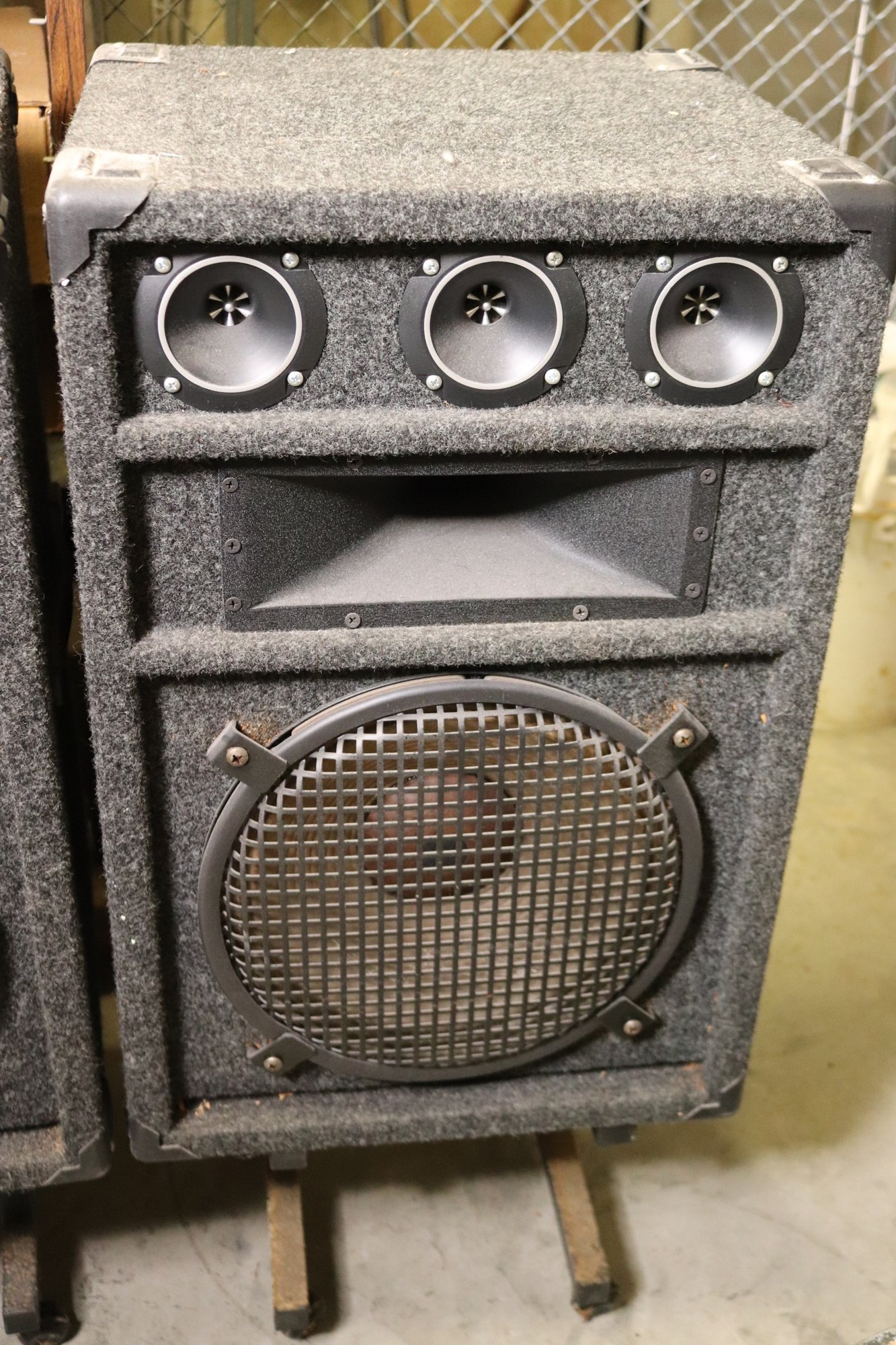 12- Inch Speakers As Pictured #59301 | Auctionninja.com