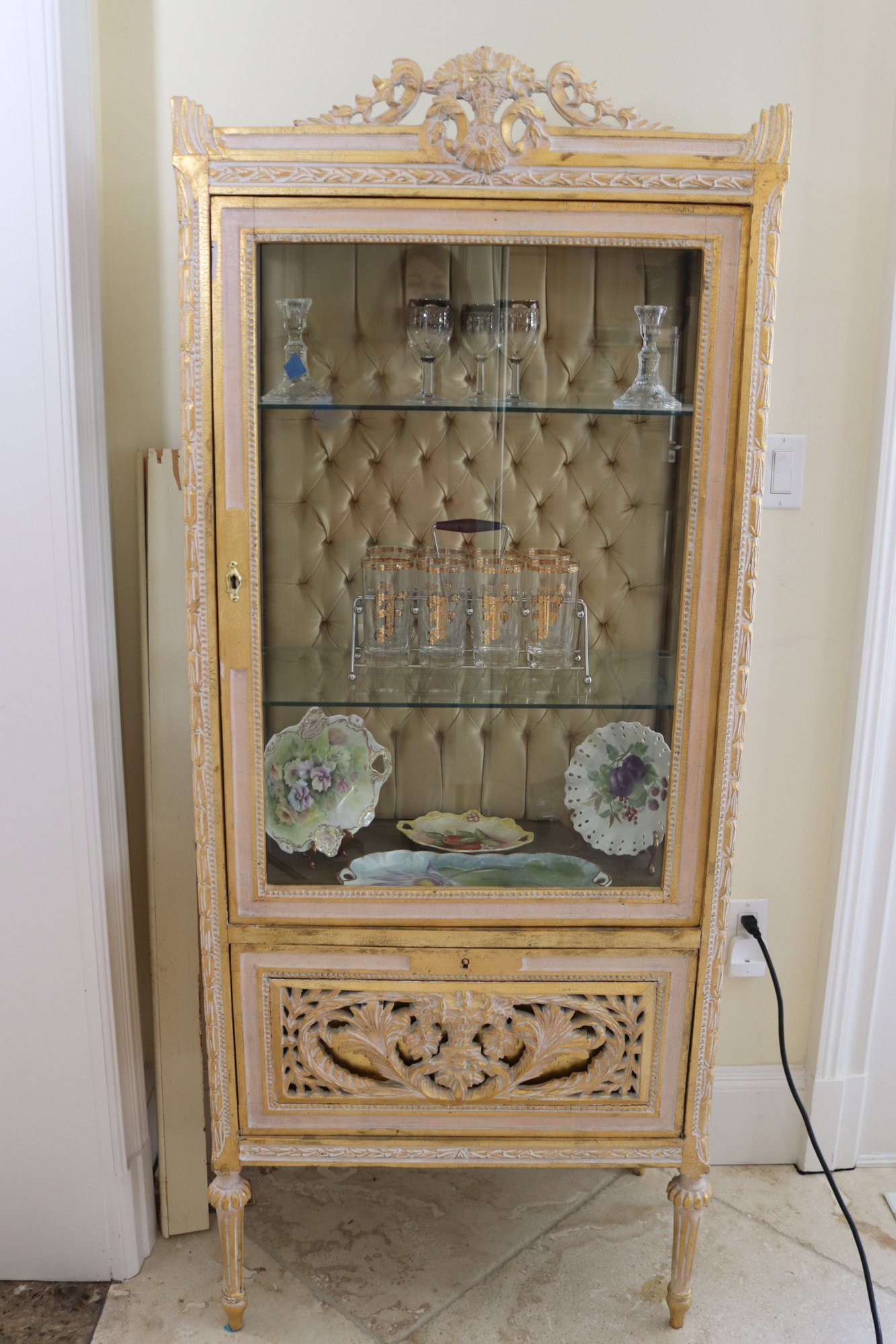 Lovely Antique Style Display Cabinet With Gilt Light Wood And Glass ...