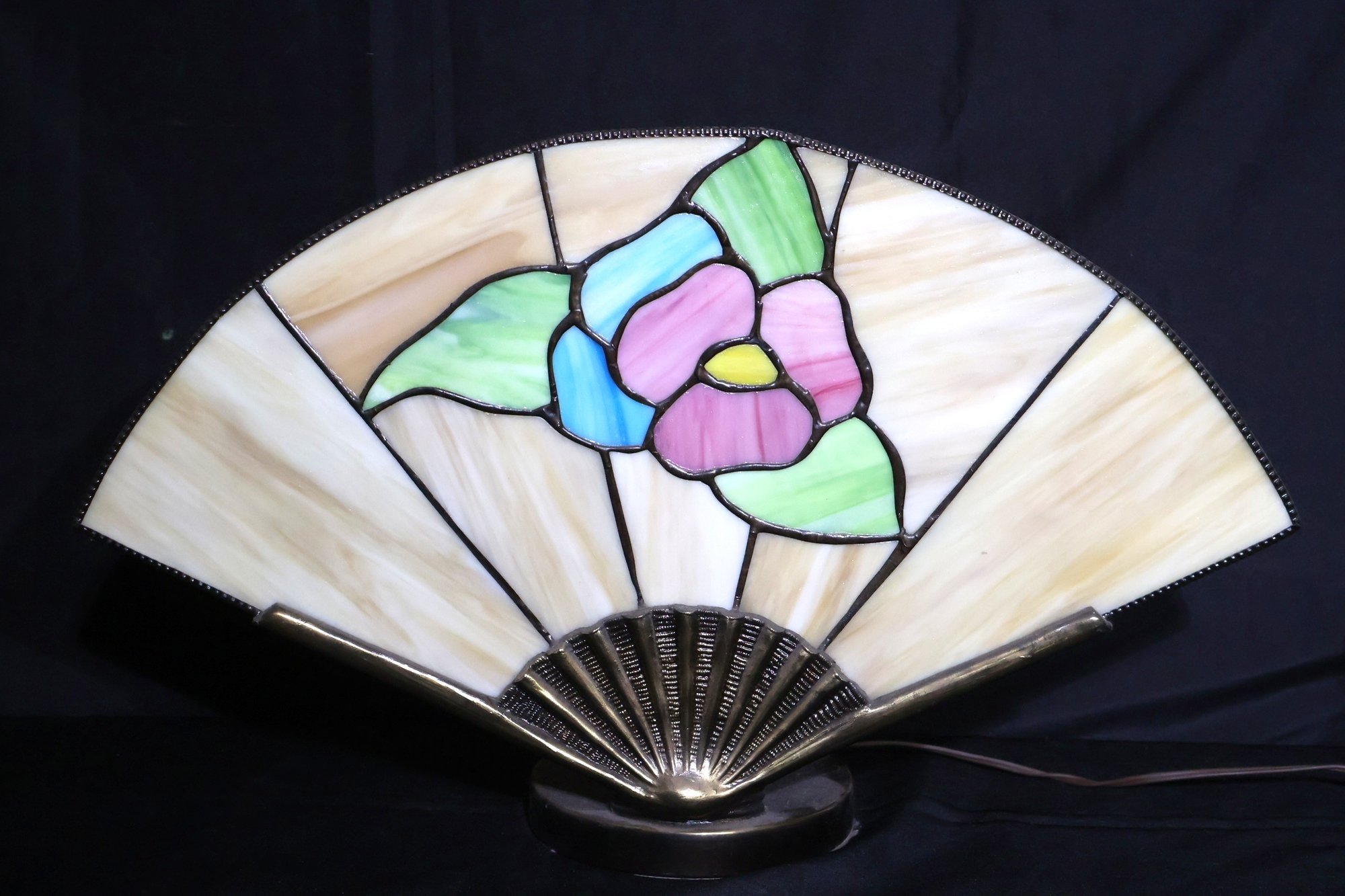 Stained Glass Fan Shaped Table Lamp With Colorful Flower Design. #66354 ...