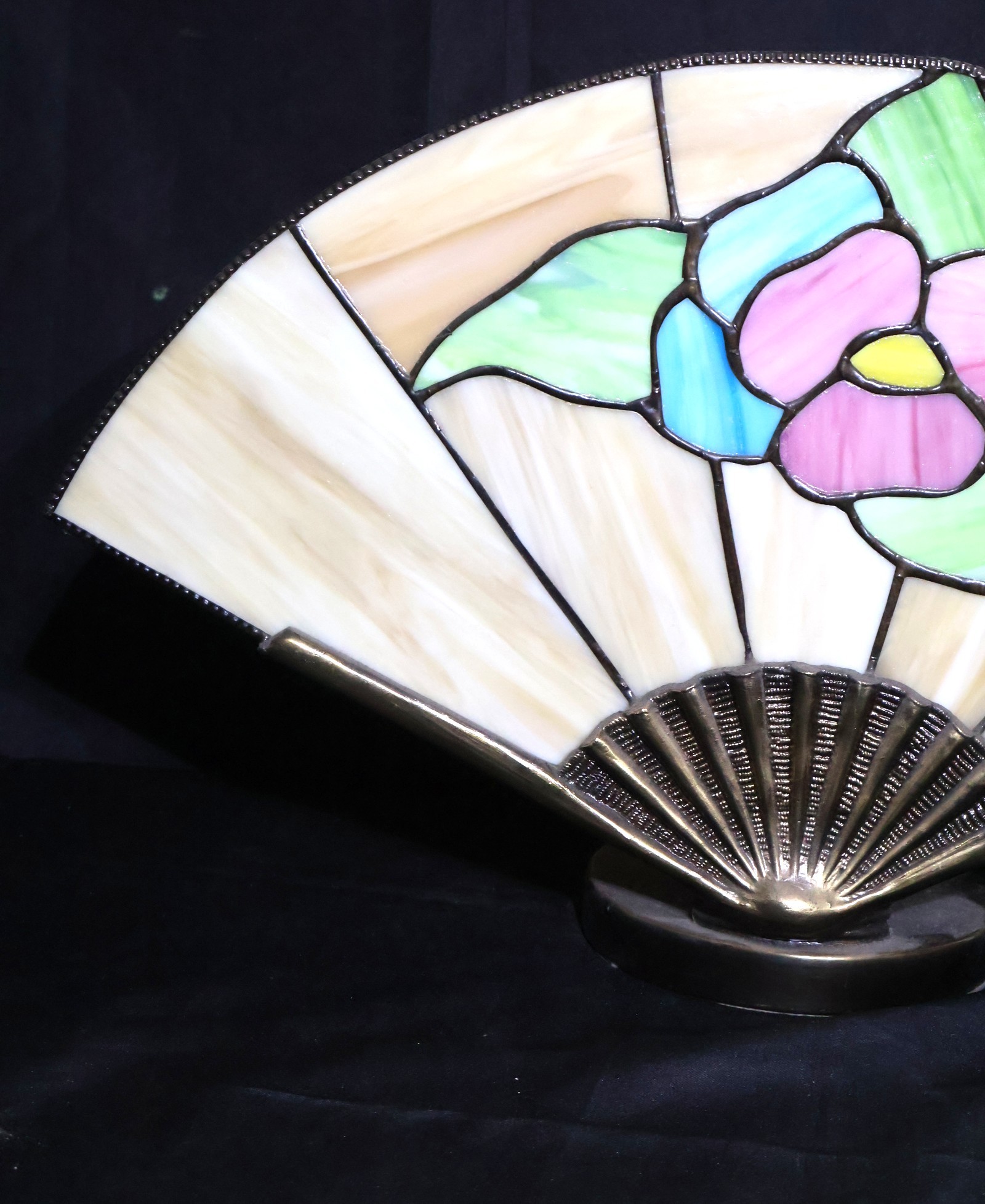 Stained Glass Fan Shaped Table Lamp With Colorful Flower Design. #66354 ...