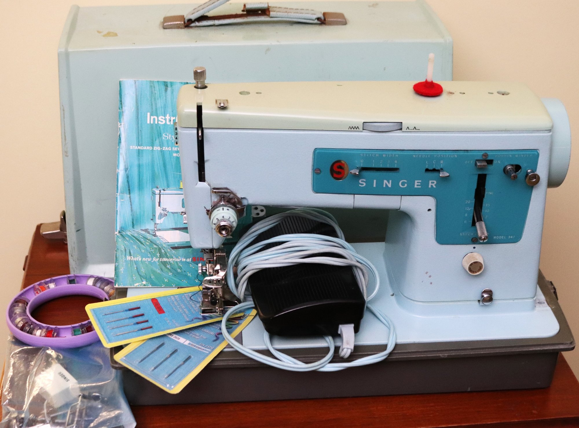 Vintage 1960s Singer Sewing Machine In An Aqua Blue Tone With Foot ...