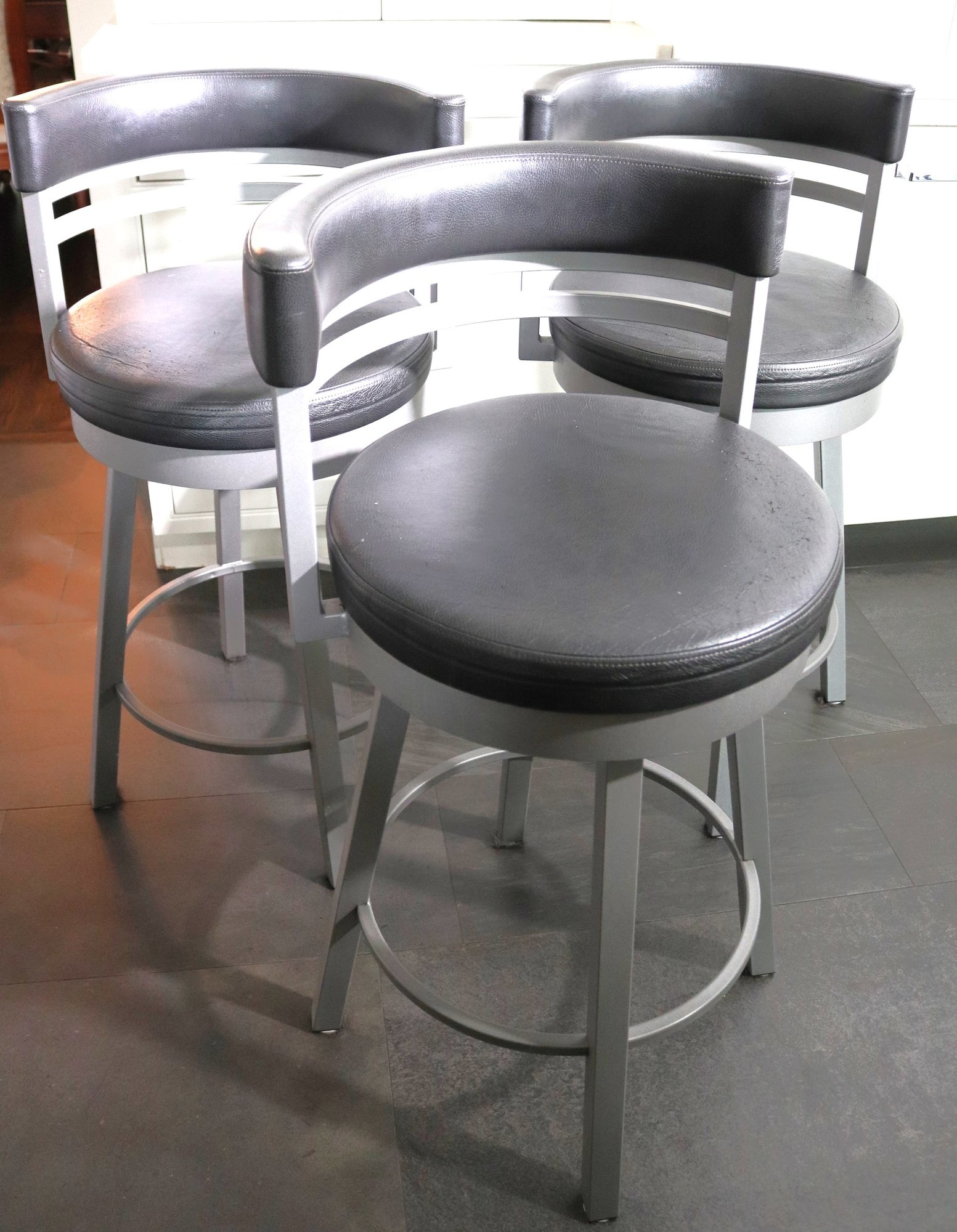 Set Of 3 Modern Swiveling Bar Stools With Satin Chrome Finish ...