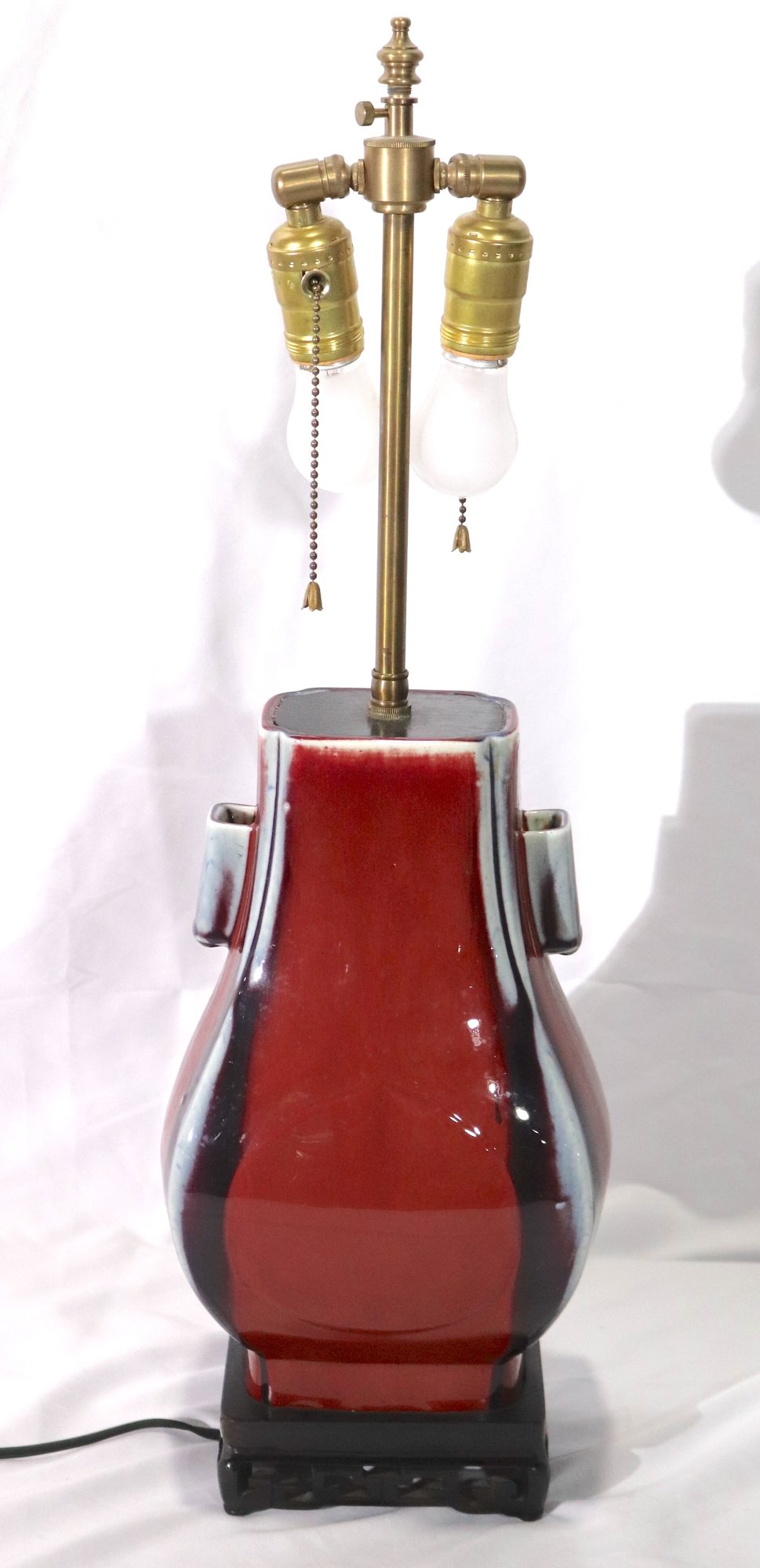 Cute Little Table Lamp With 2 Lights #48536 | Auctionninja.com