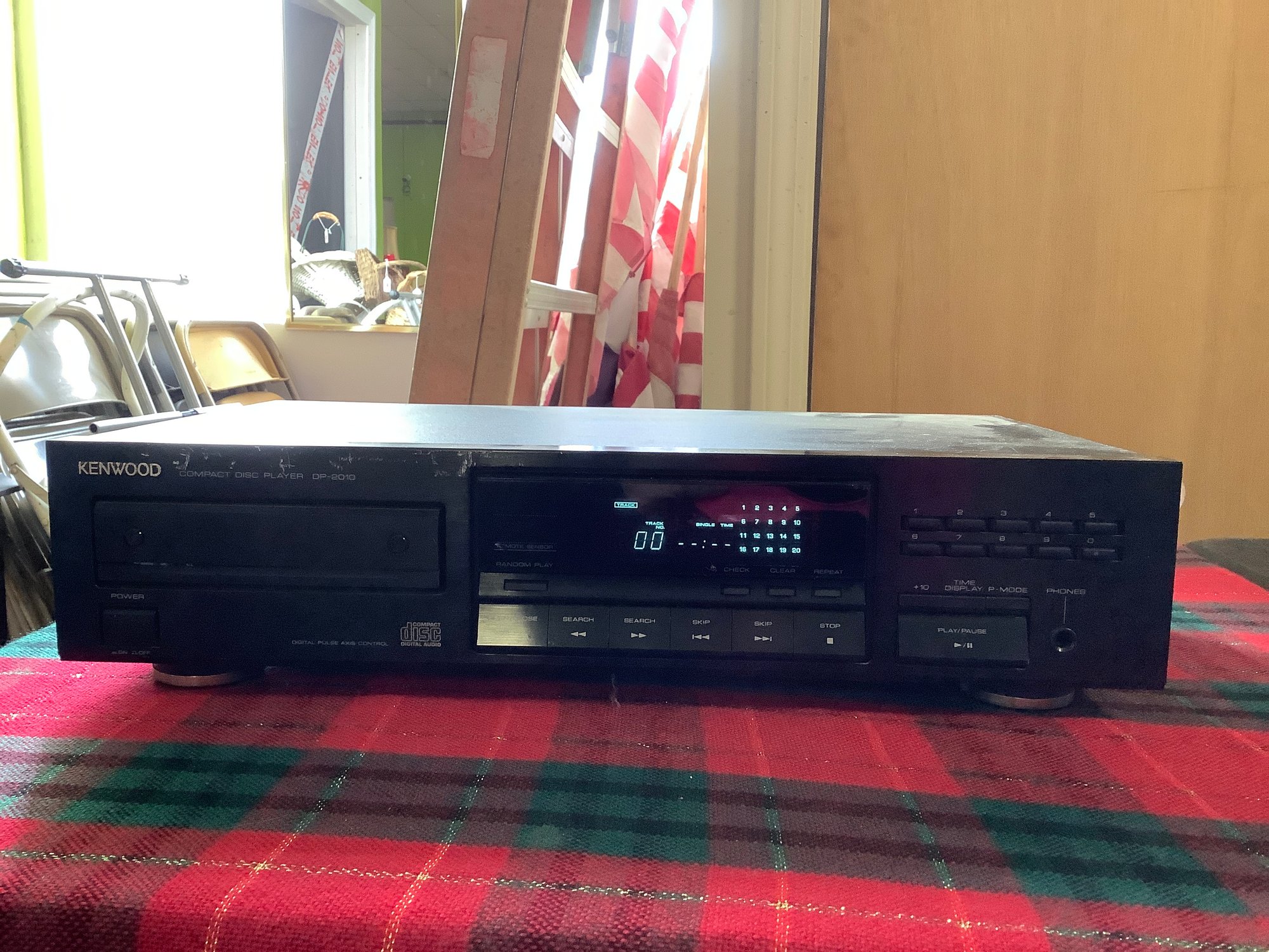 Kenwood Compact Disc Player DP-2010 #5911 | Auctionninja.com