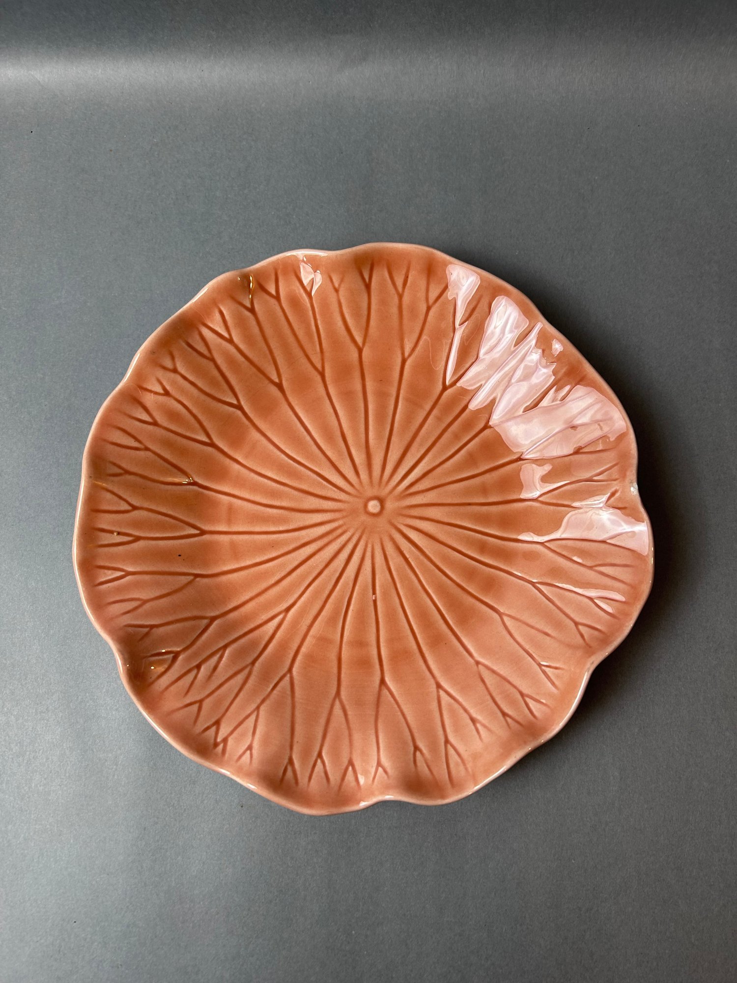 Metlox Lotus Plate #84839 | Auctionninja.com
