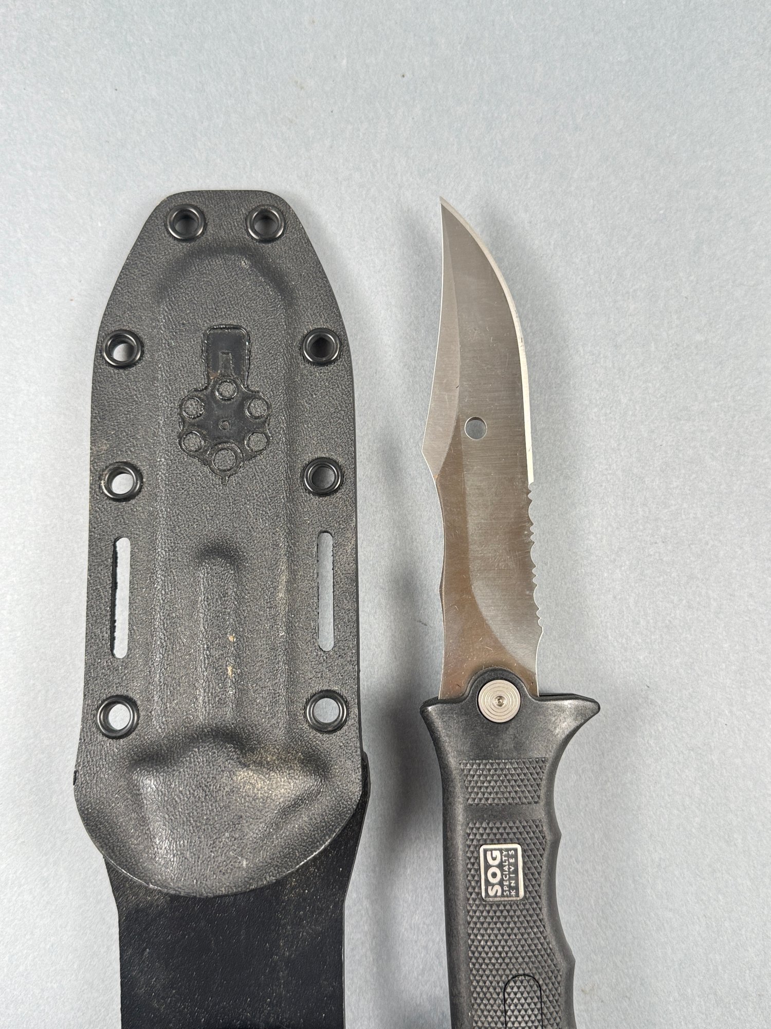 SOG Specialty Knives, Seal-Revolver Fixed Blade Knife/Saw & Hard ...