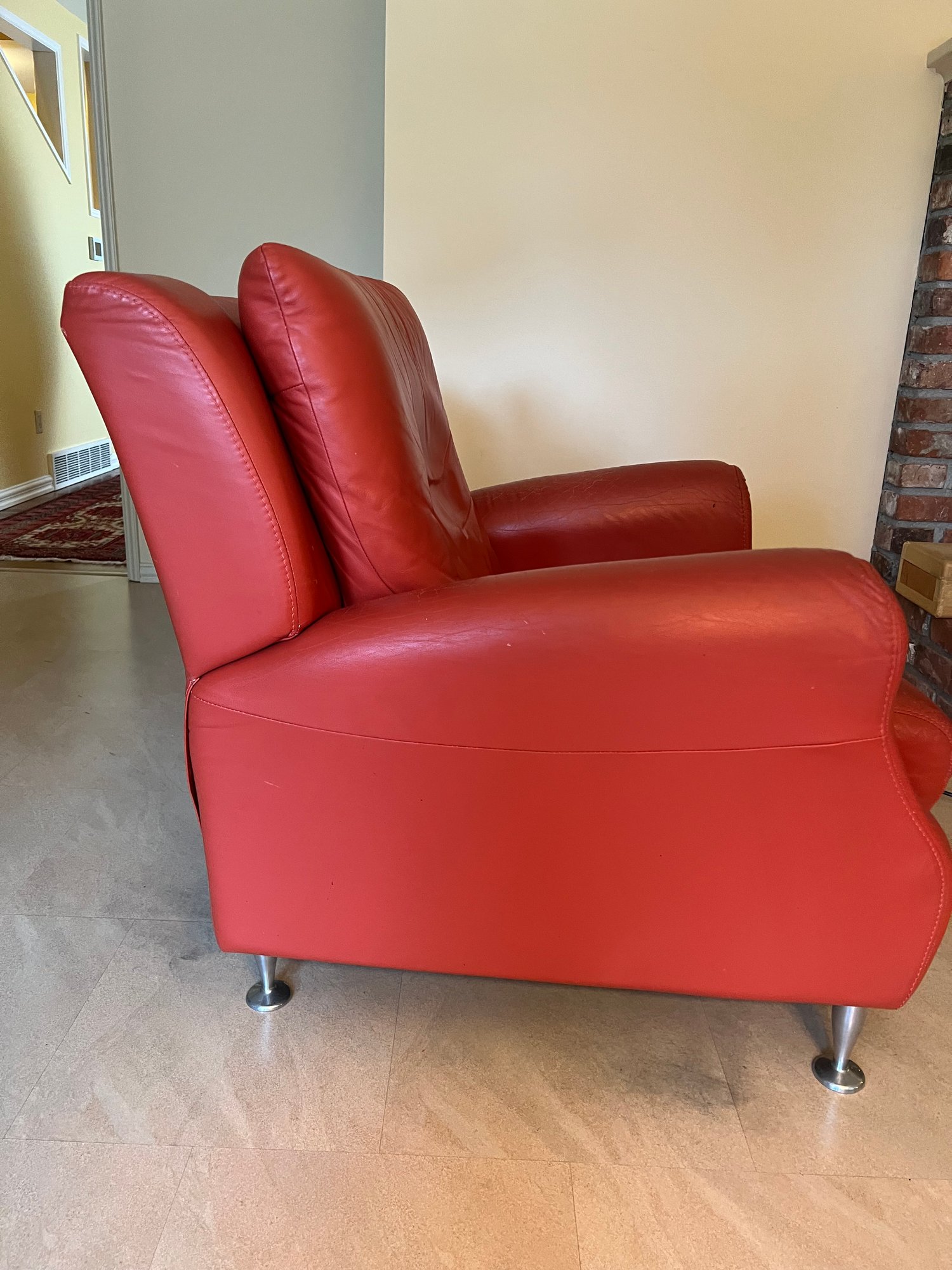 Kasala Red Leather Recliner Arm Chair - Italy #59150 | Auctionninja.com