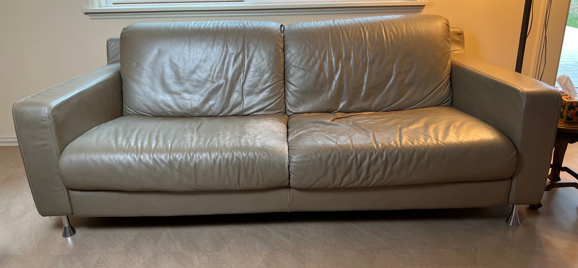 Kasala Light Taupe Leather Sofa #59149 | Auctionninja.com