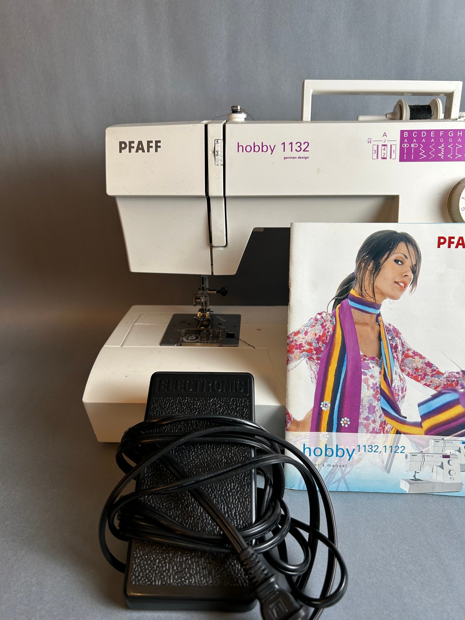 Pfaff Hobby 1132 Sewing Machine #59197 | Auctionninja.com