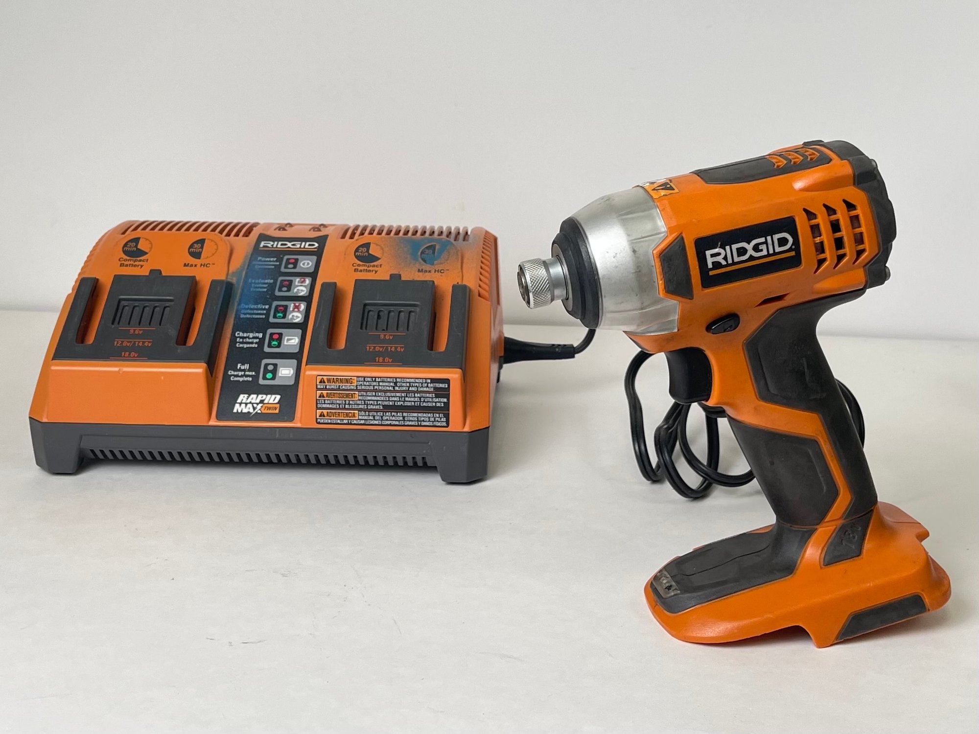 Ridgid Powertool Screwdriver With Battery Charger #24189 | Auctionninja.com