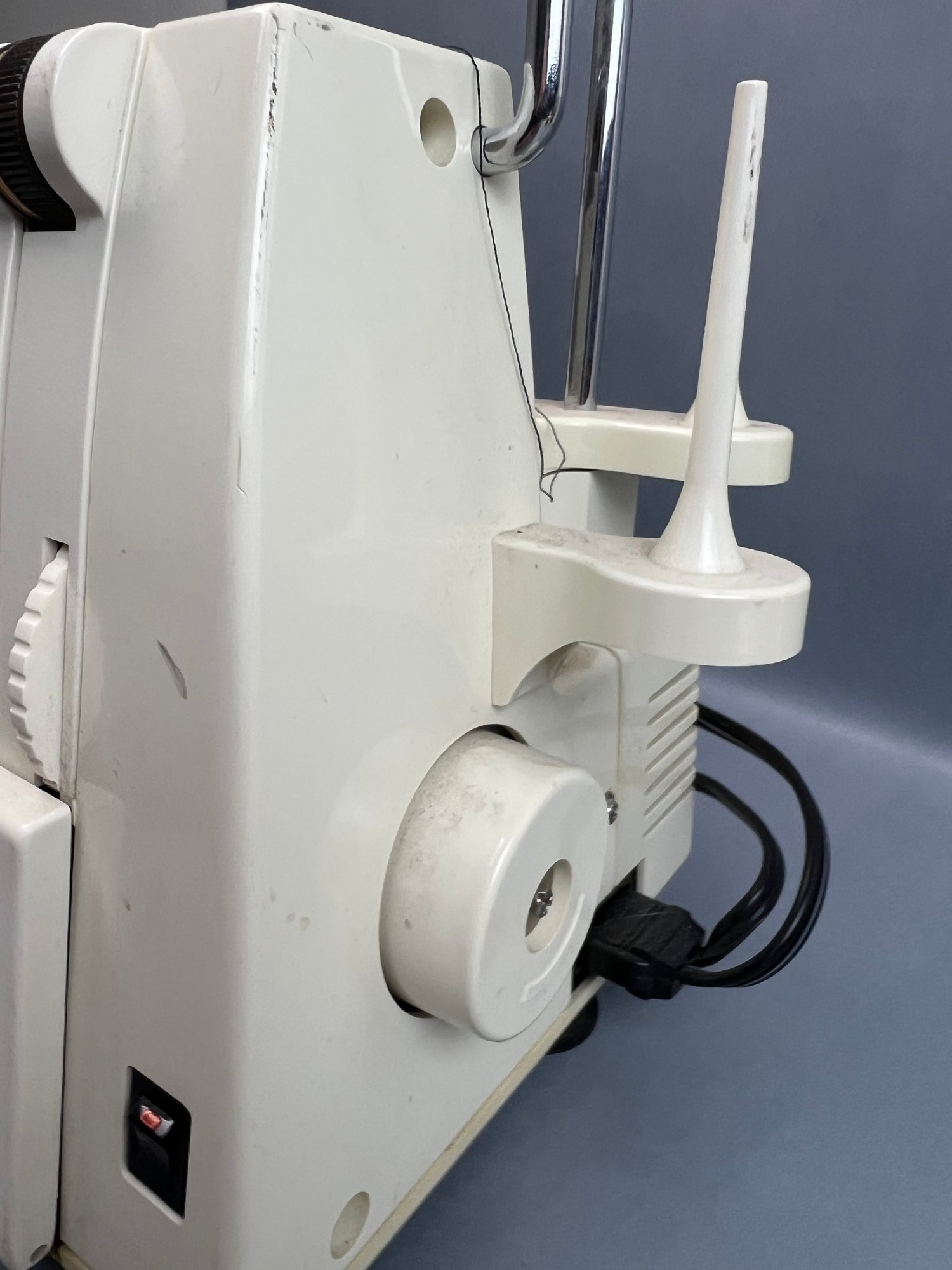 Singer Ultralock 14u34 Sewing Machine #67979 | Auctionninja.com