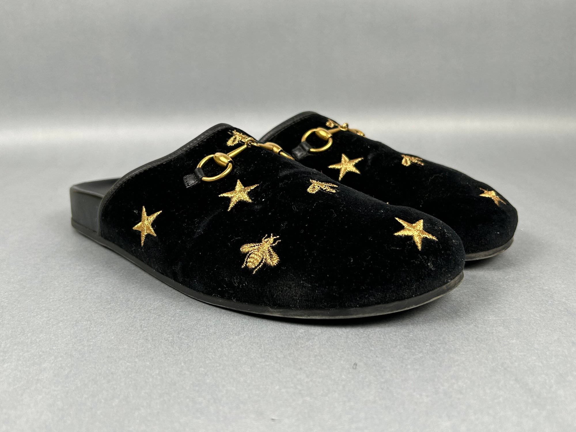 Gucci Black Suede And Gold Bees Sz 38 Slides #69651 | Auctionninja.com