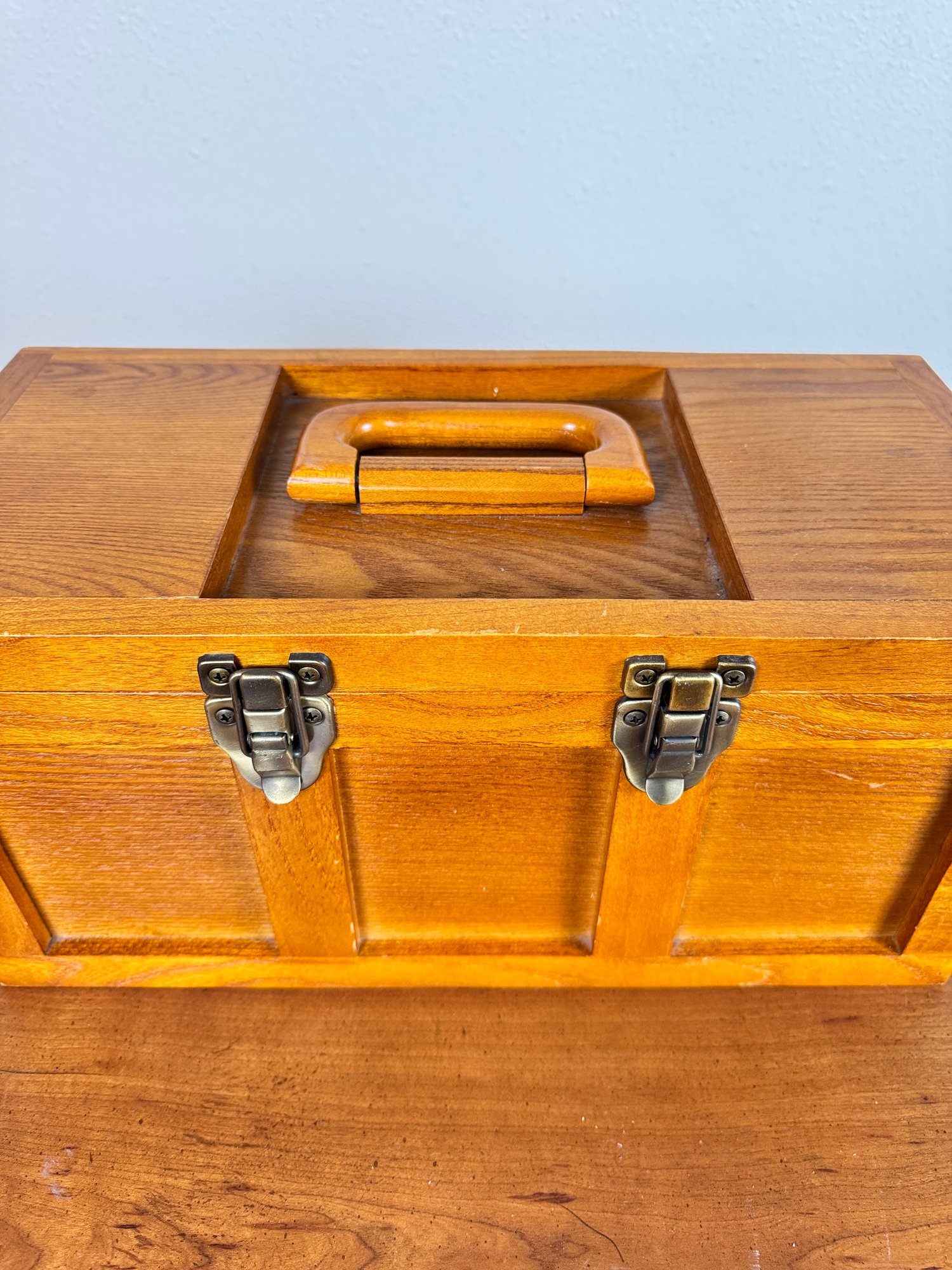 Small Oak Carpenter Box #61573 | Auctionninja.com