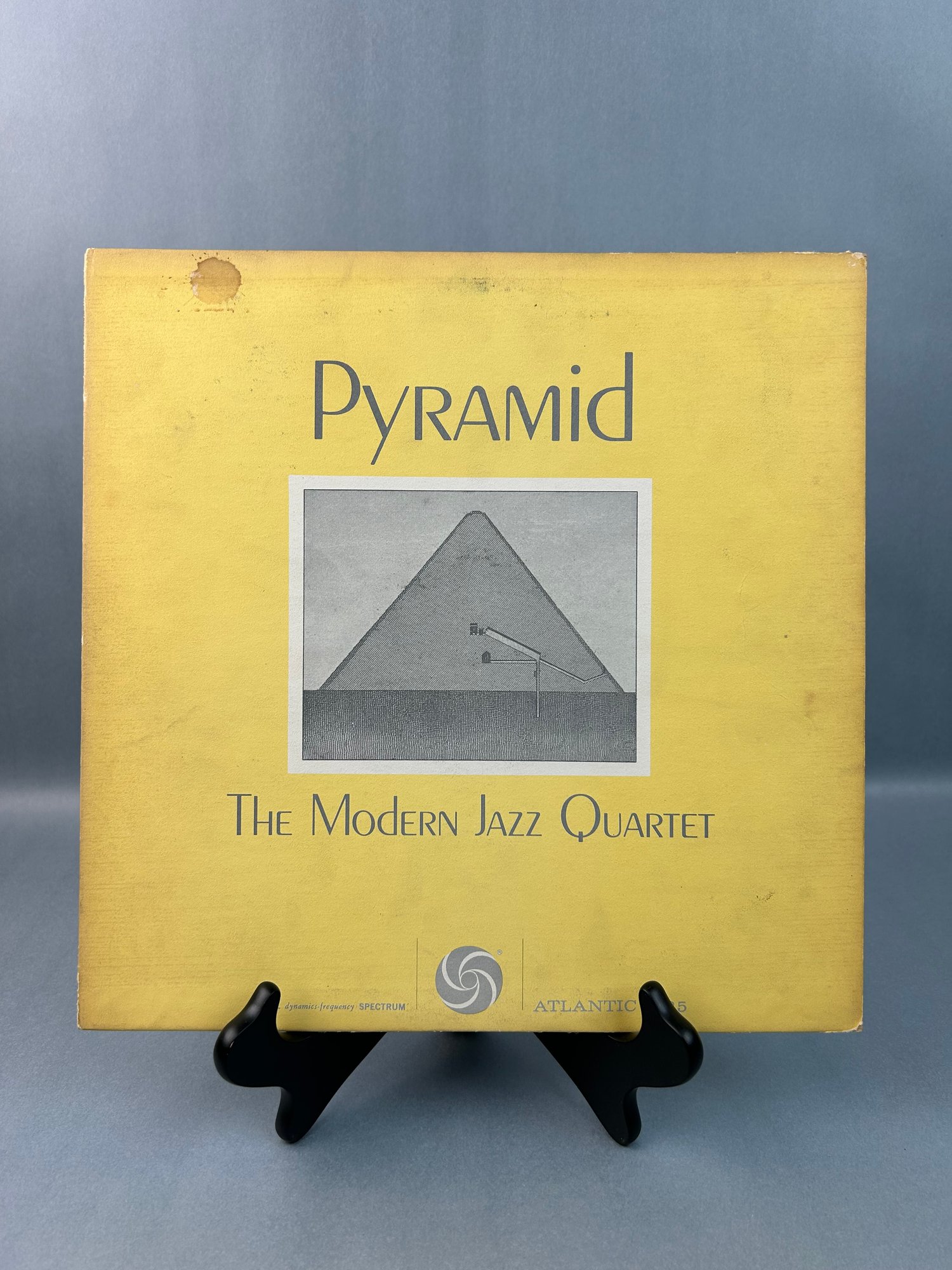 Modern Jazz Quartet Pyramid Vinyl Record #62925 | Auctionninja.com