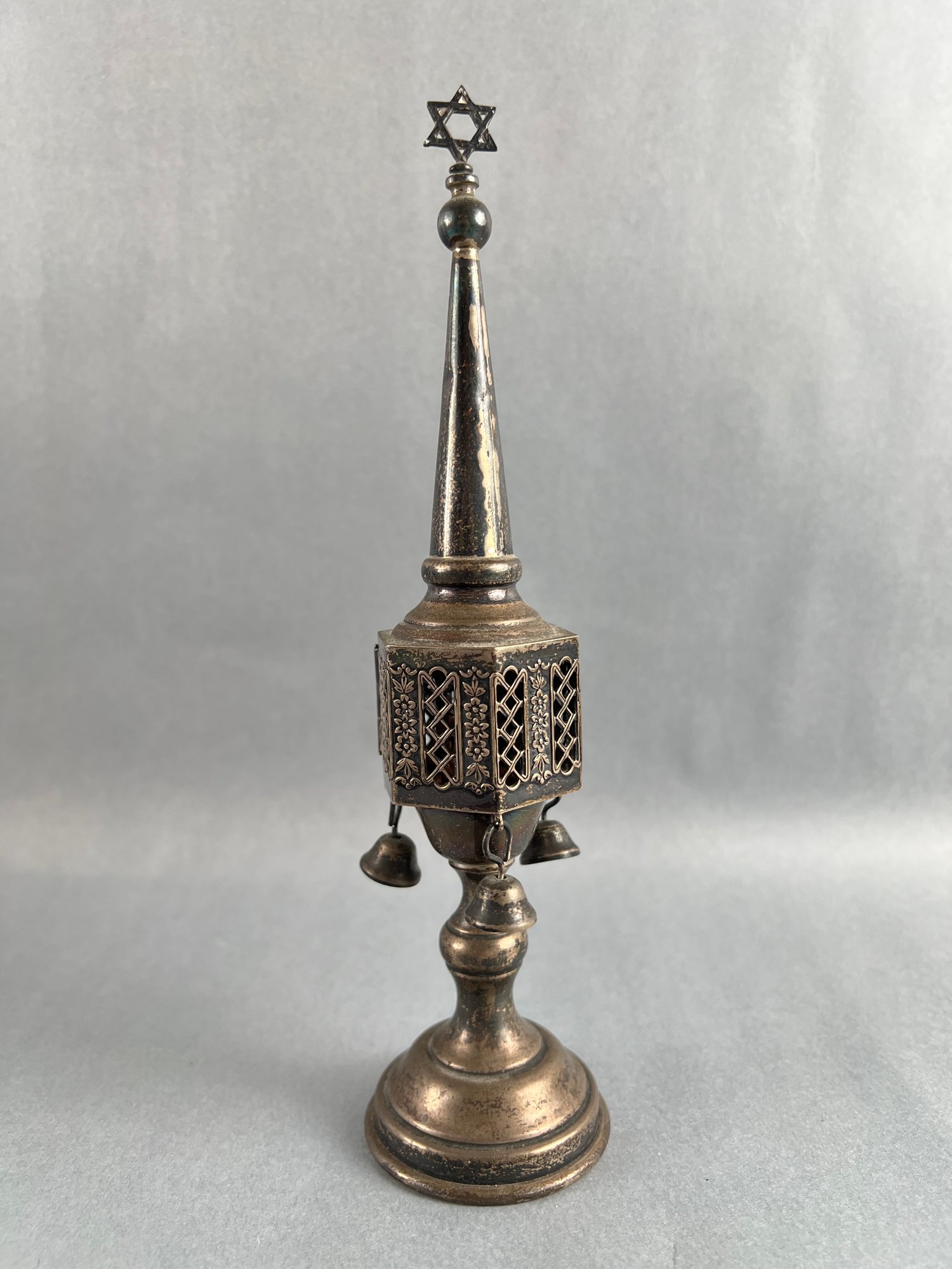 Antique Judaica Silver Spice Tower #49674 | Auctionninja.com