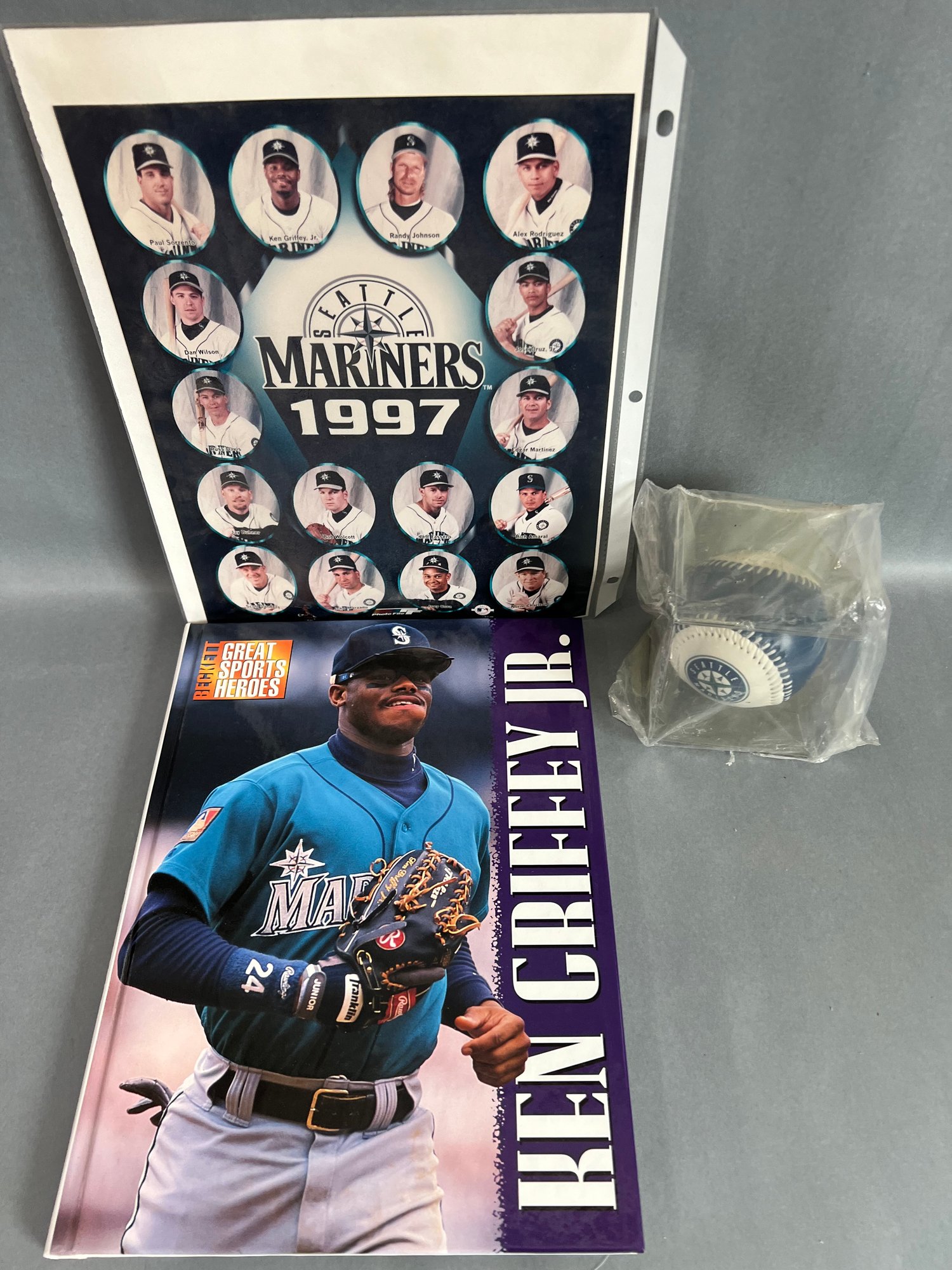 Vintage Mariners Memorabilia #66181 | Auctionninja.com