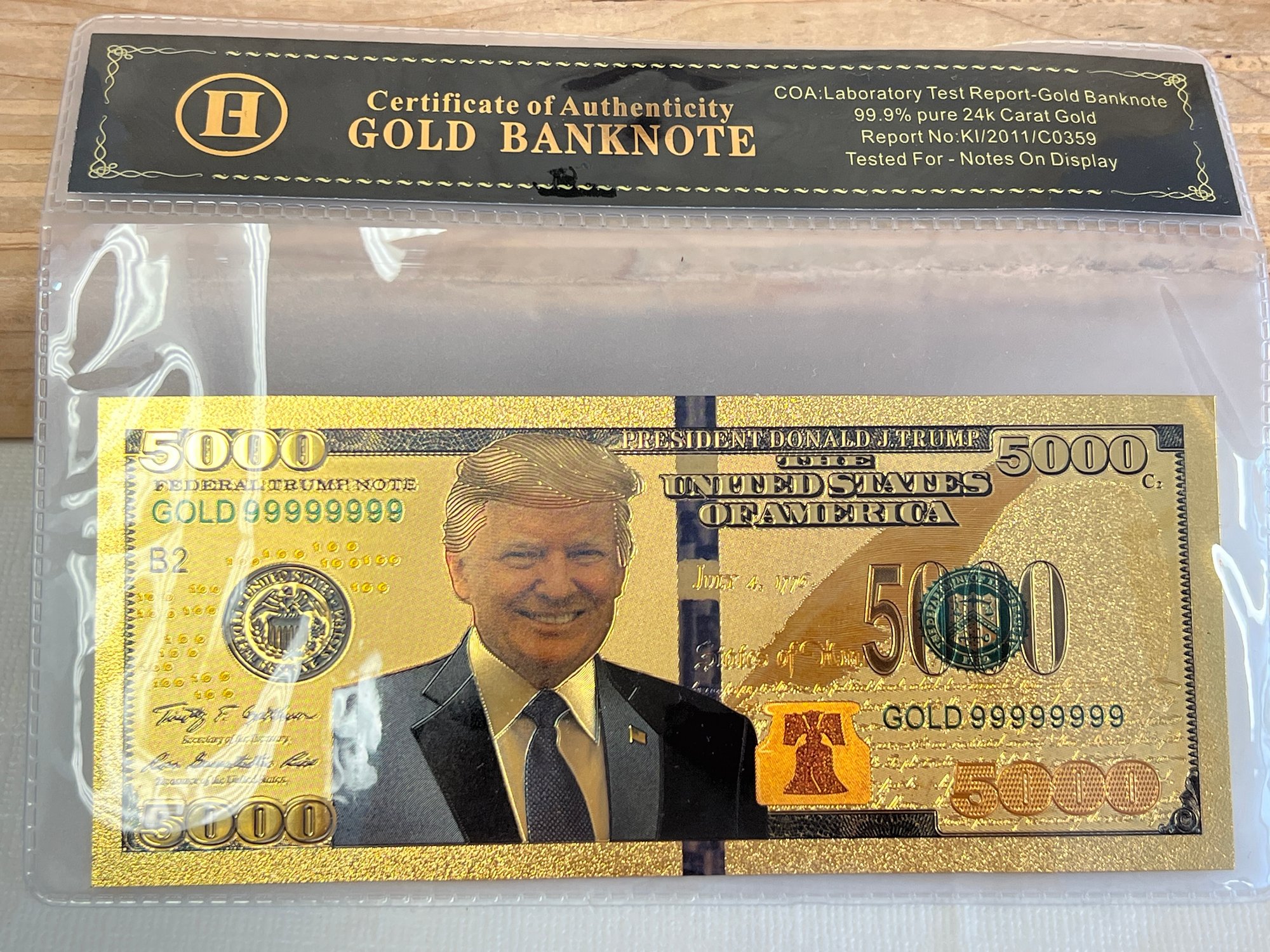 Donald Trump Gold Banknote #1455 | Auctionninja.com
