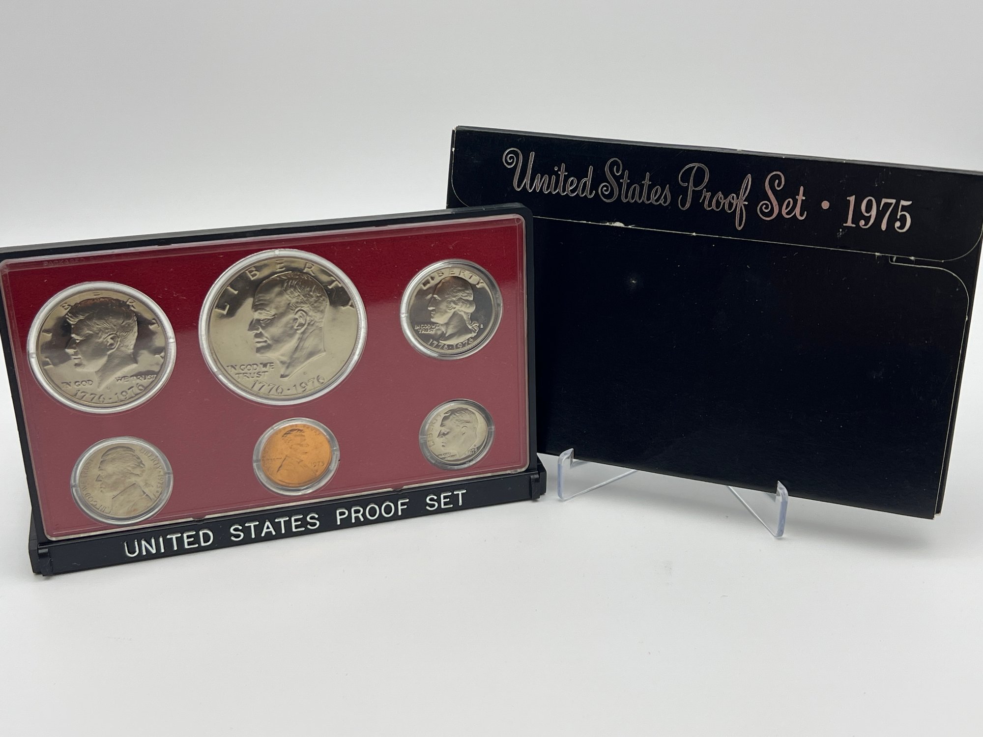 1975 U.S. Mint Proof Set W/ 3 Bicentennials #2563 | Auctionninja.com