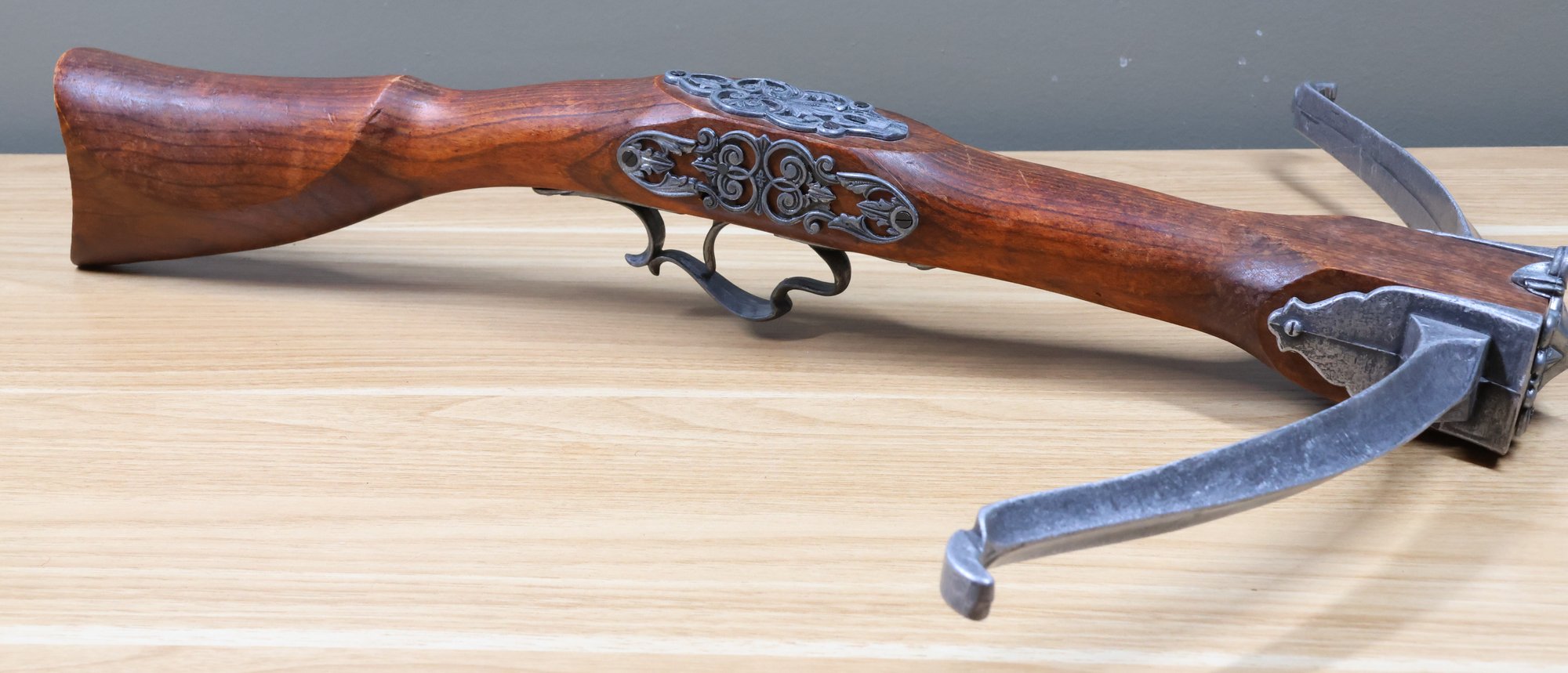 Wood And Metal Model Crossbow Replica Prop #5416 | Auctionninja.com