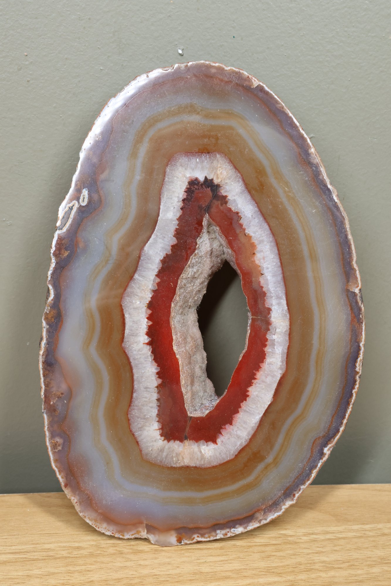 Laguna Agate Geode Slice Made In Brazil #6055 | Auctionninja.com