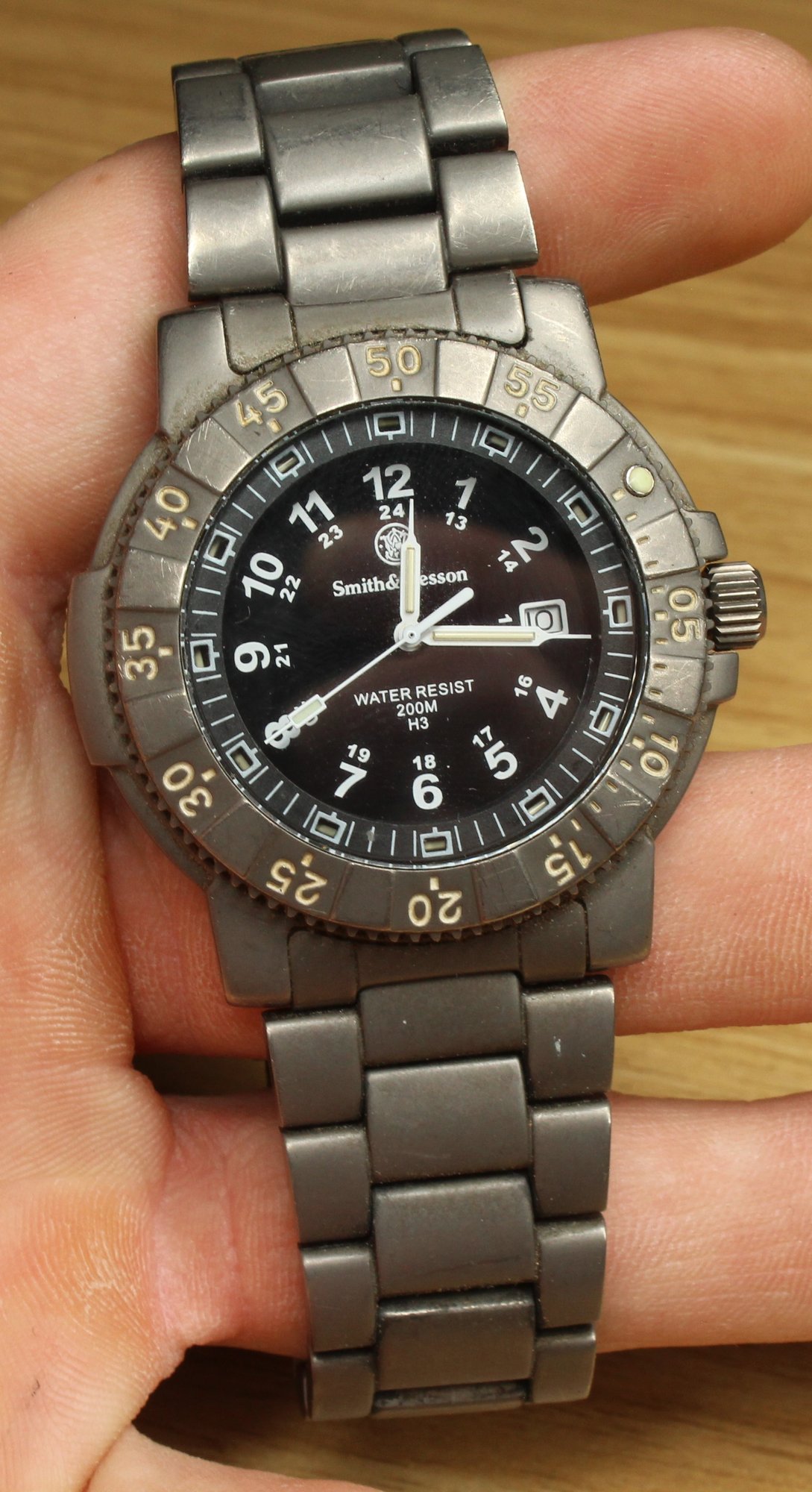 Smith & Wesson Titanium Executive Watch #6197 | Auctionninja.com