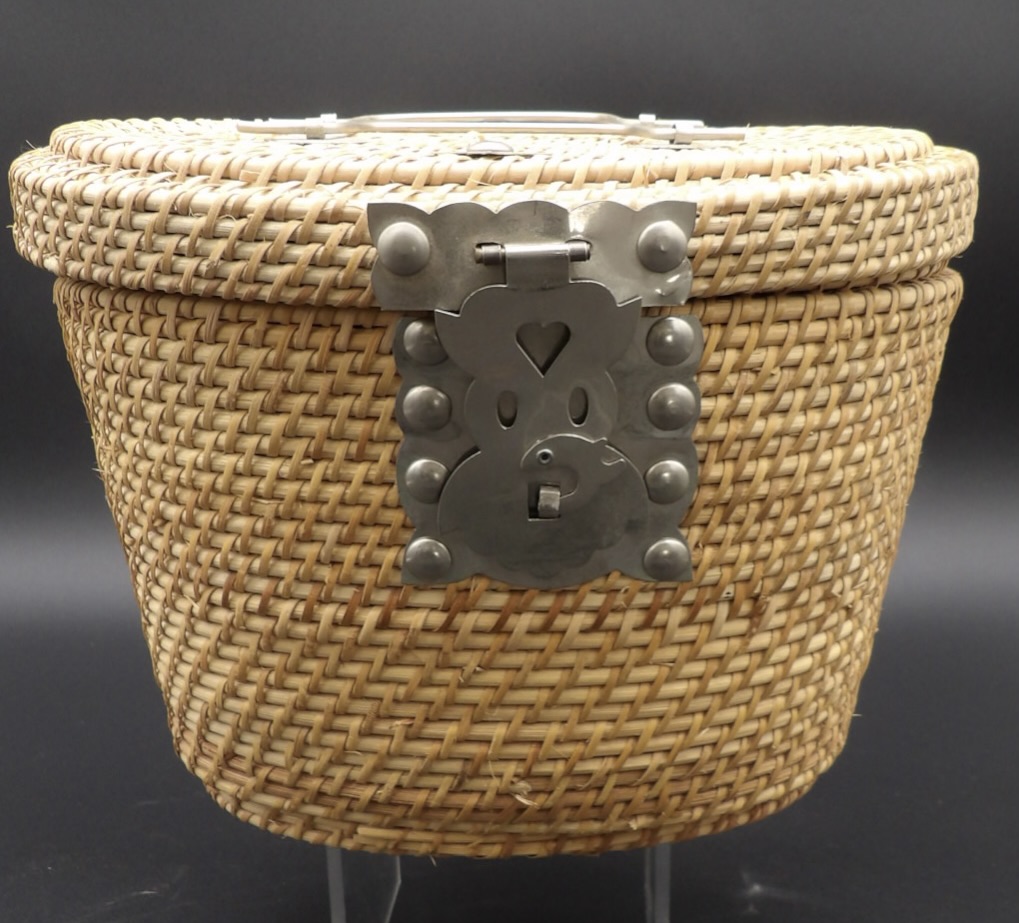 Oriental Wicker Tea Cozy With Famille Jaune Teapot And Four Cups #2560 ...