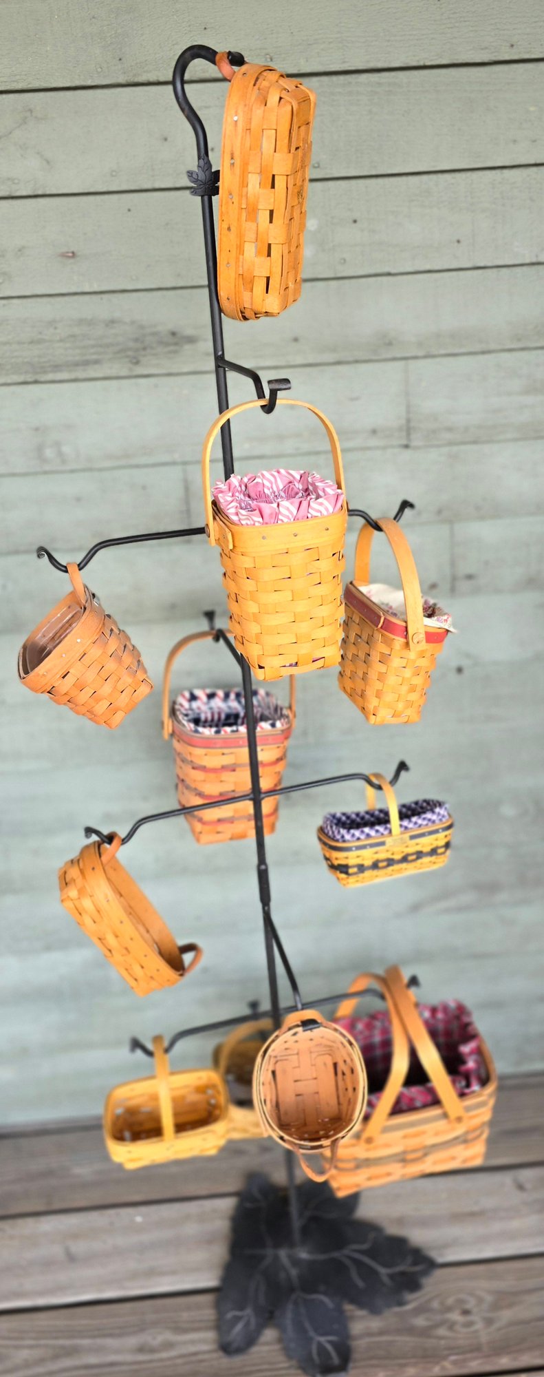 Longaberger Hanging Basket Rack And Baskets #3280 | Auctionninja.com