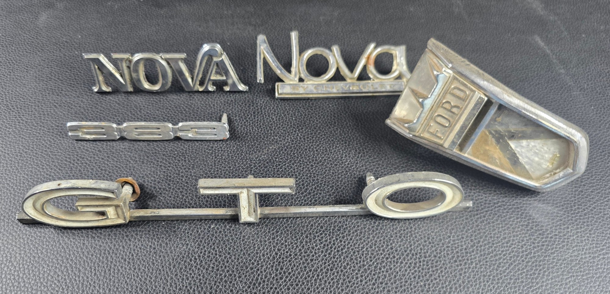Car Emblems #7804 | Auctionninja.com