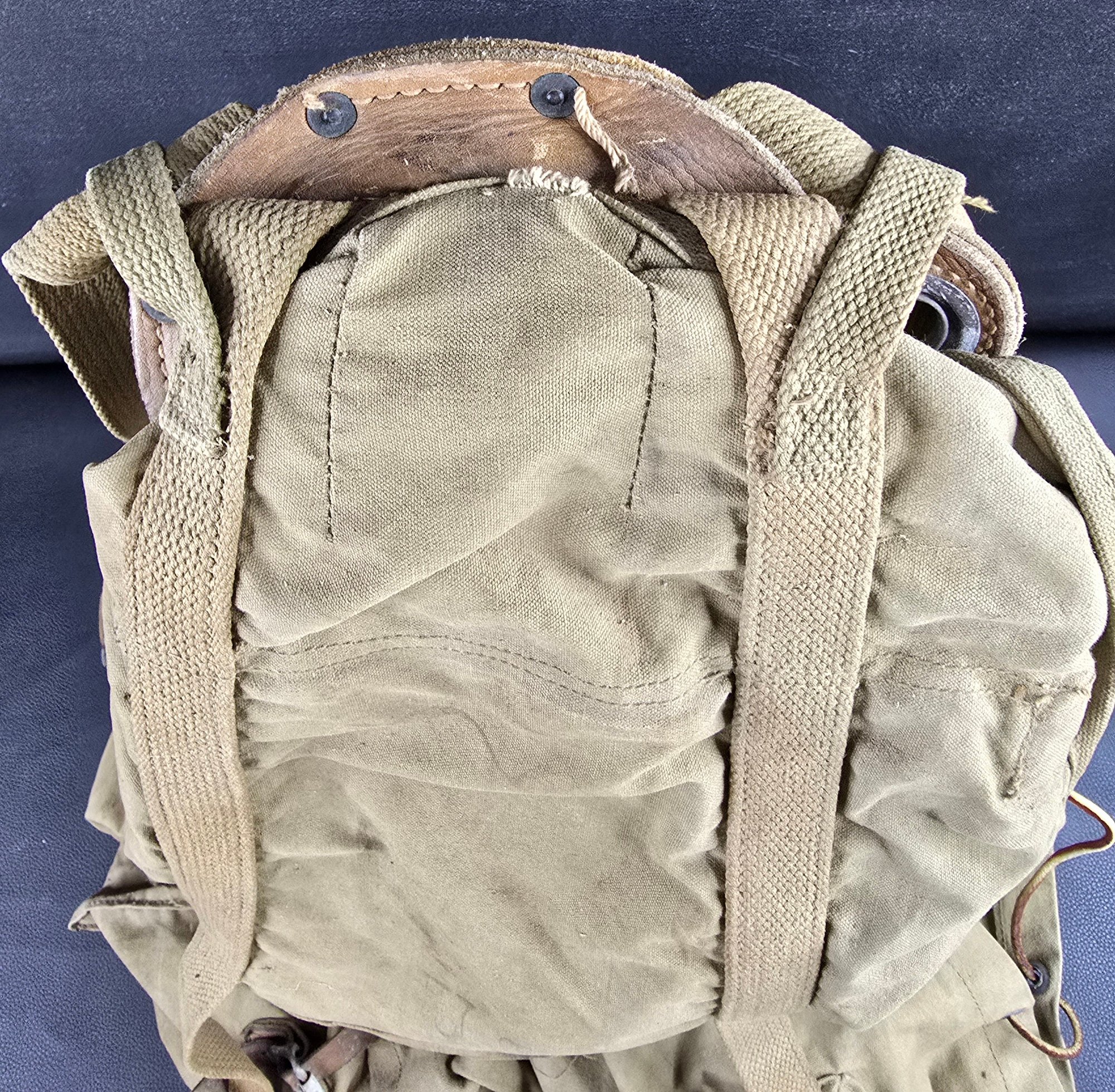 WWII US Army M1942 Mountaineer Rucksack On Frame #9613 | Auctionninja.com