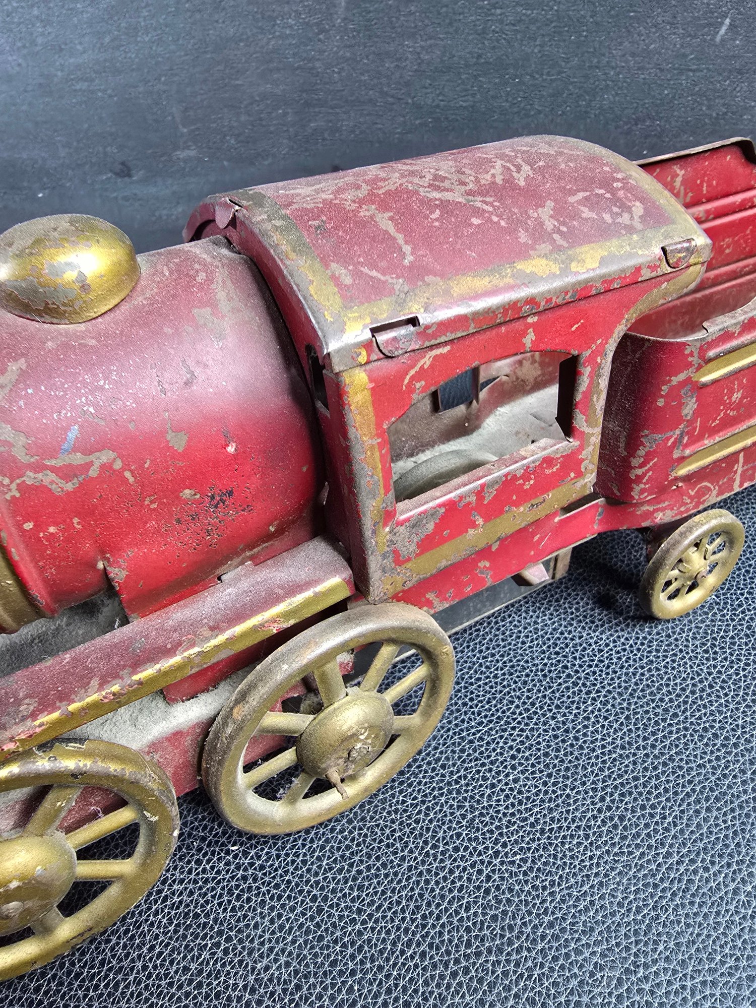 Vintage Red Pressed Steel Hill Chamber Toy Train Engine & Tender #9732 ...