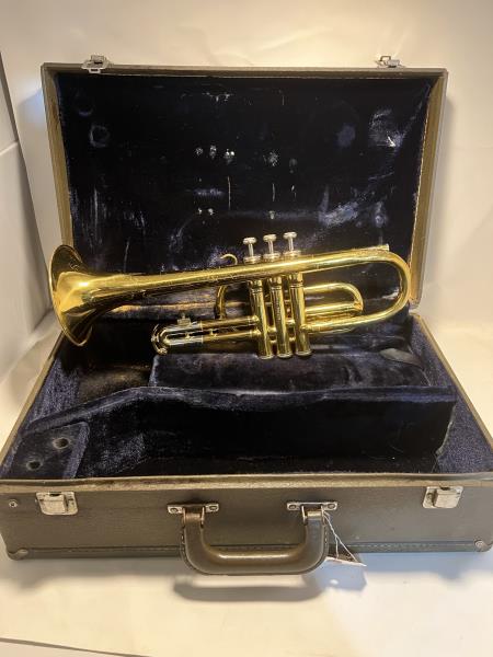 King Tempo 602 Bb Cornet, With Case, Missing Mouthpiece, Lacquered ...