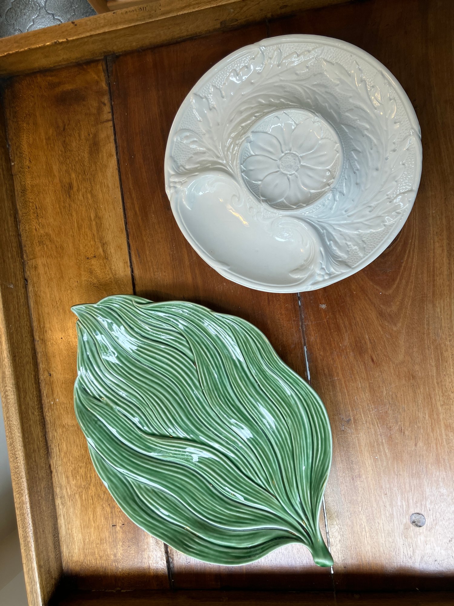 Leaf Server & 4 White Majolica Artichoke Plate Embossed Footed Made In ...