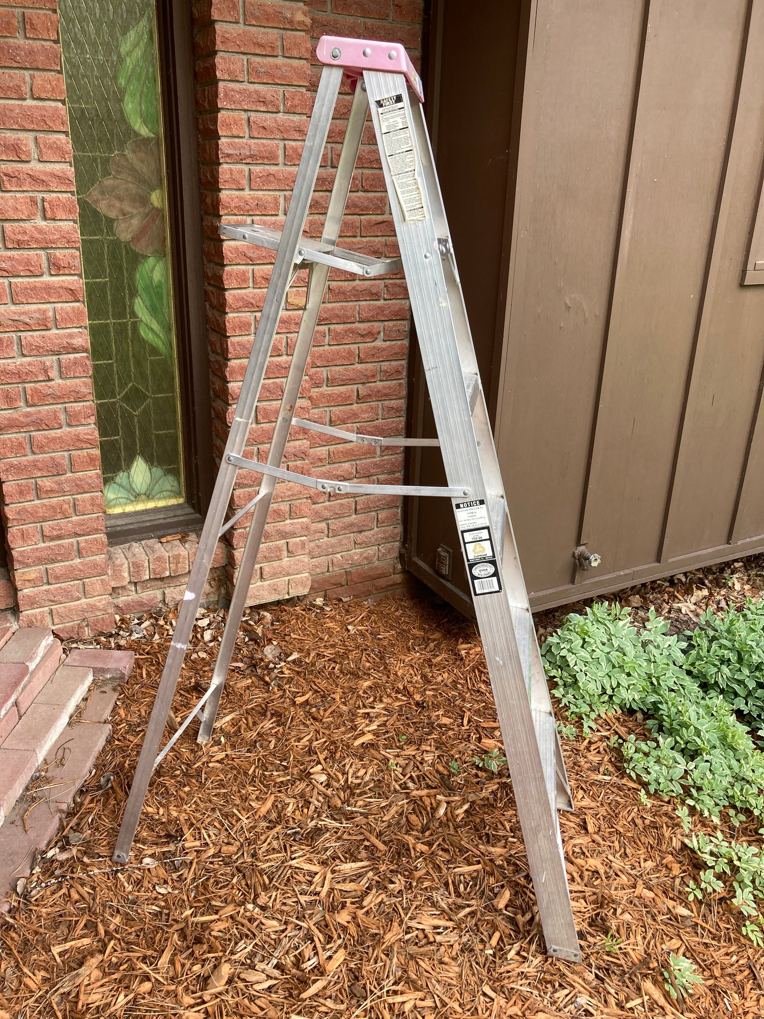 6 Foot Aluminum A-frame Ladder #10901 | Auctionninja.com