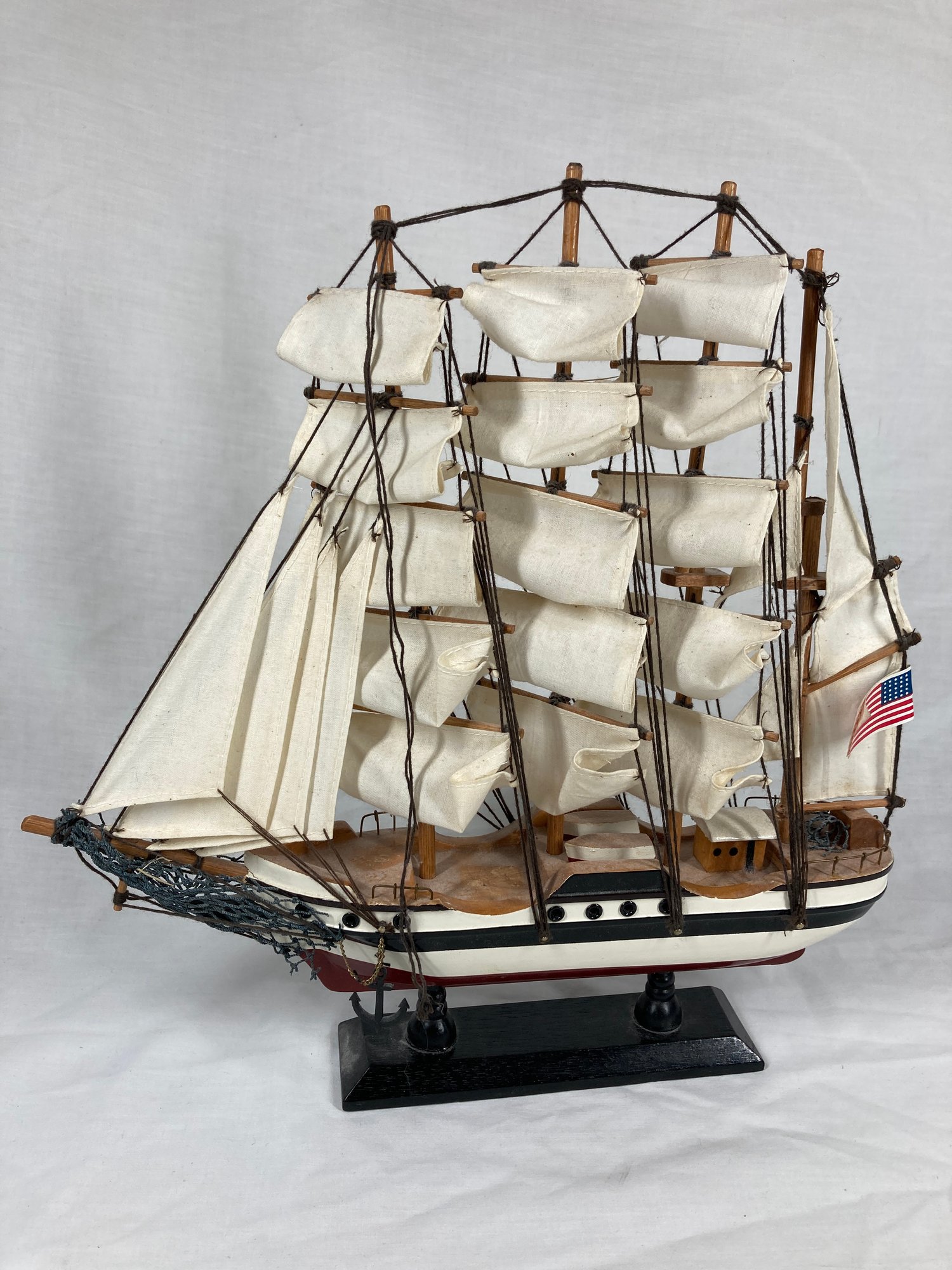 Highly Detailed Ship Model #17051 | Auctionninja.com