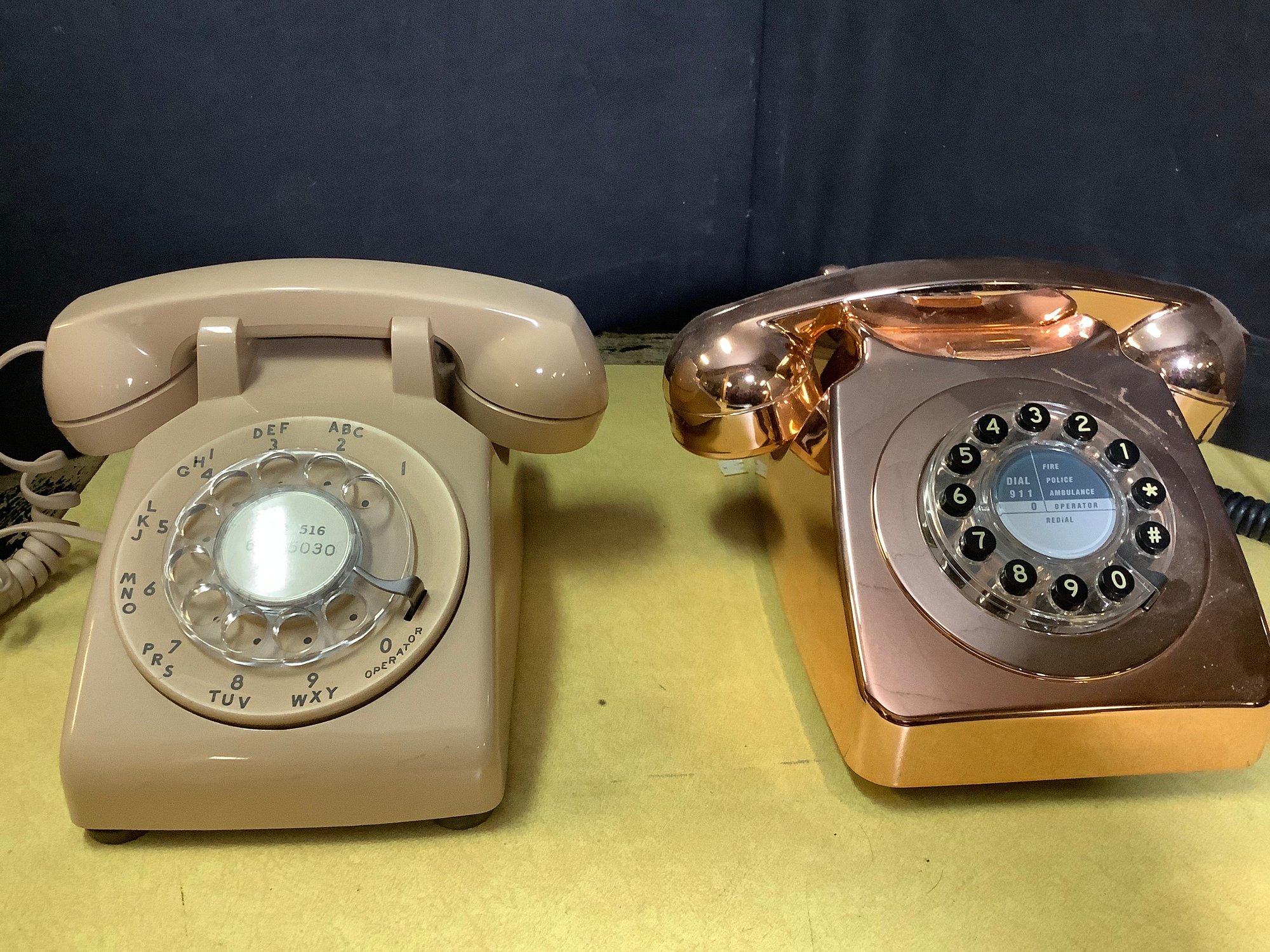 1 ROTARY & 1 TOUCH TONE PHONES #15640 | Auctionninja.com