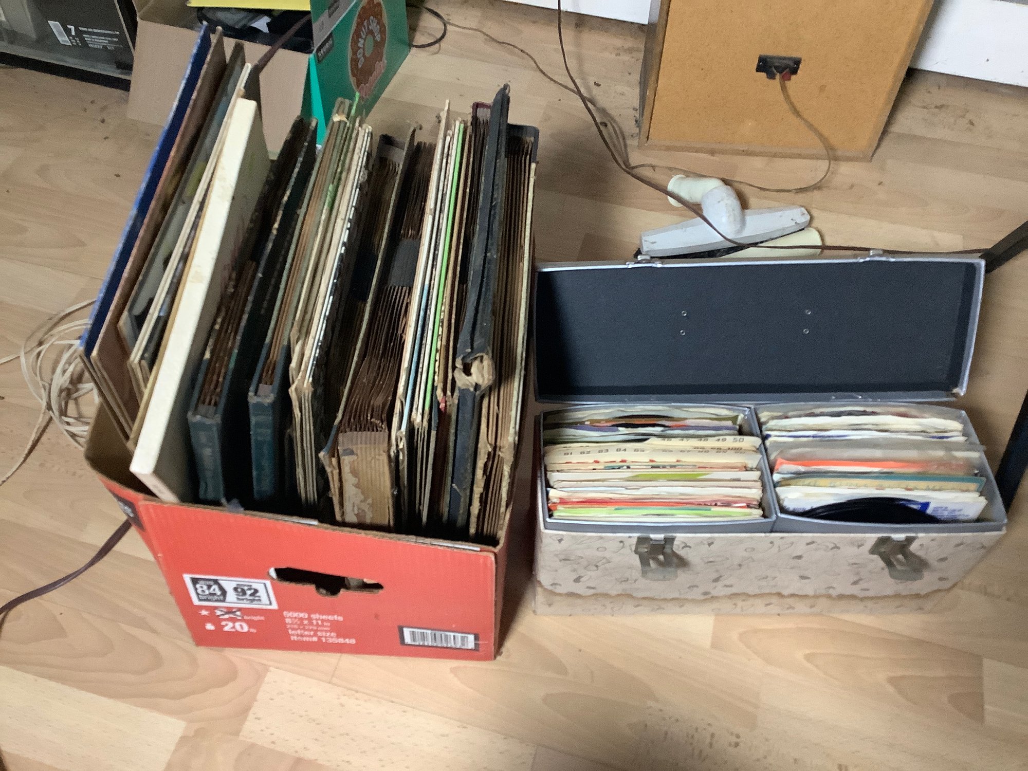 Box Of Records And 45s #14103 | Auctionninja.com