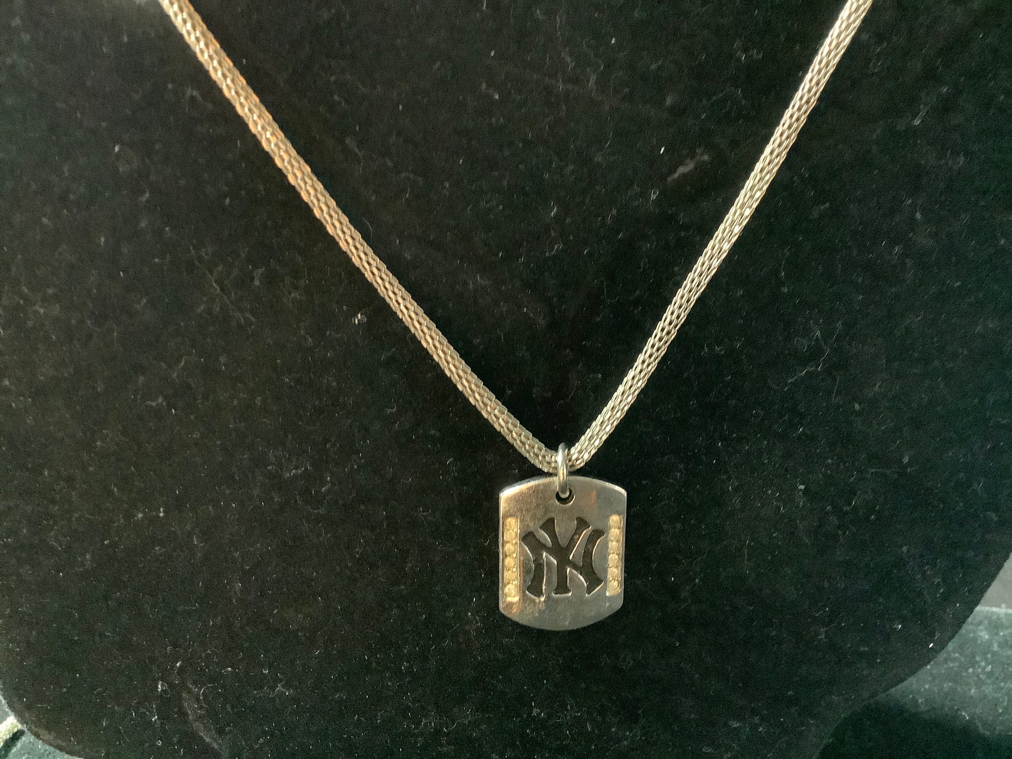 NY Yankees Fans Chain & Pendant #14154 | Auctionninja.com