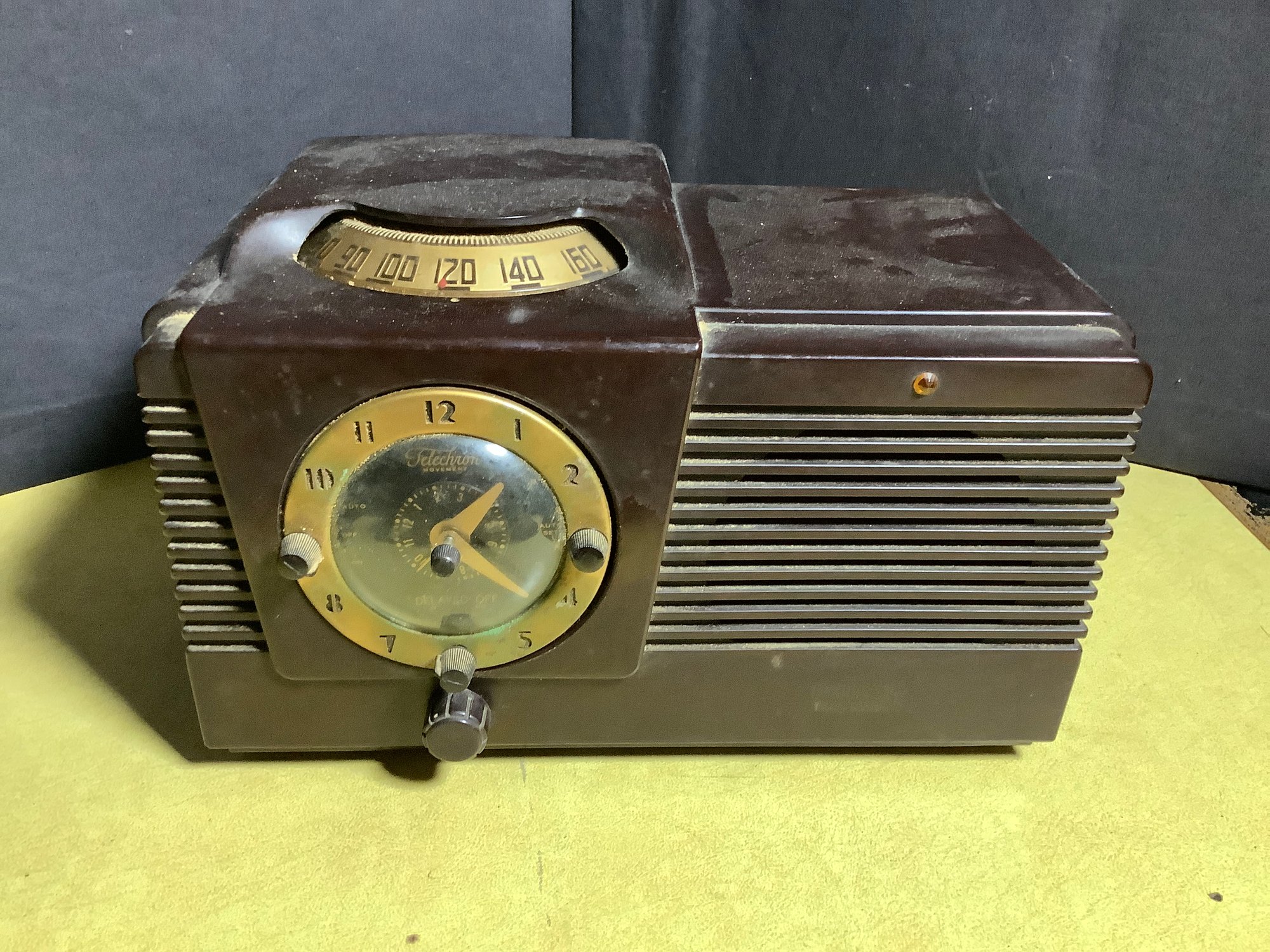 Vintage Philco Transitions Clock Radio #14583 | Auctionninja.com