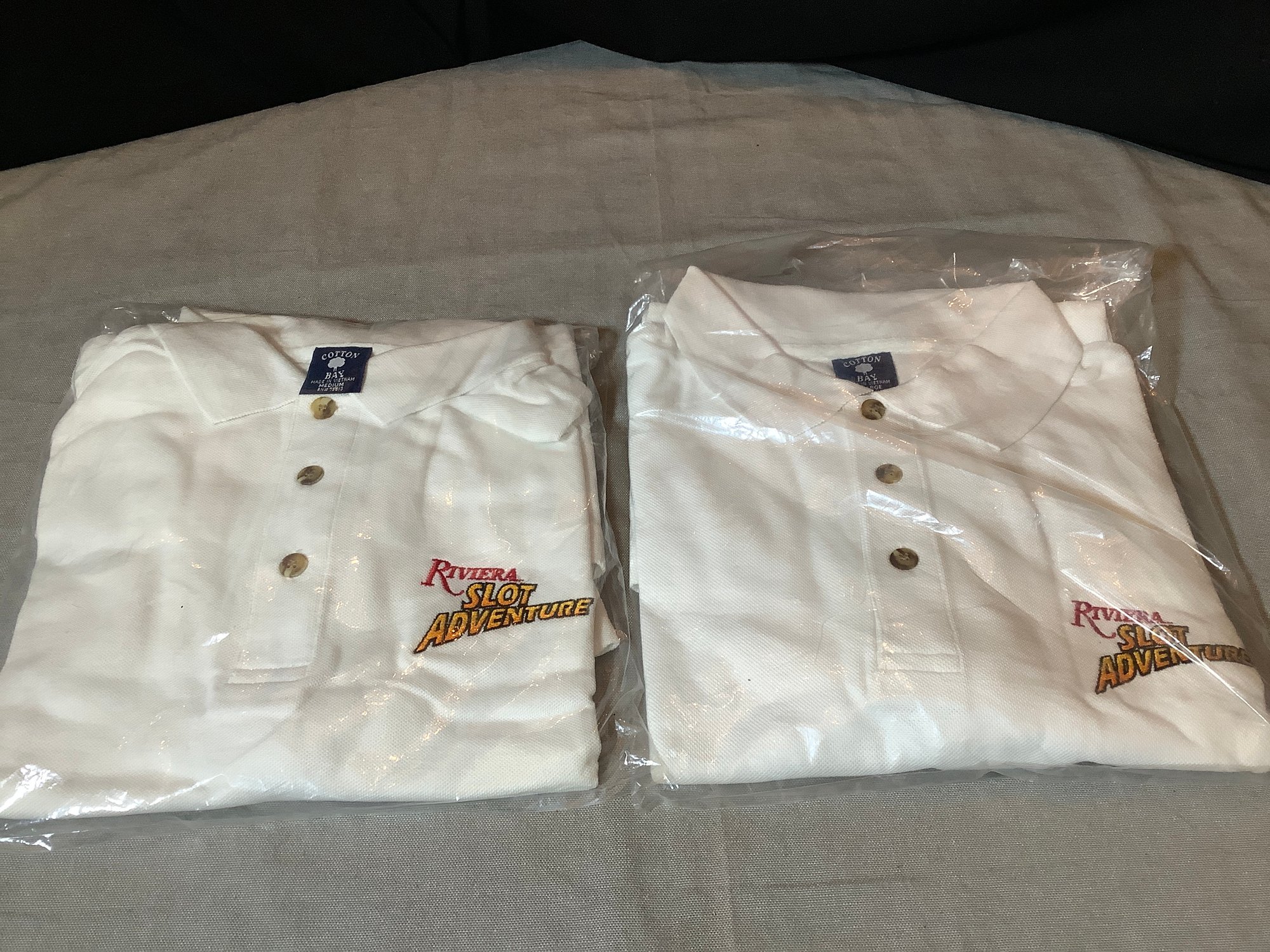 New Riviera Slot Adventure Collared Shirts #16417 | Auctionninja.com