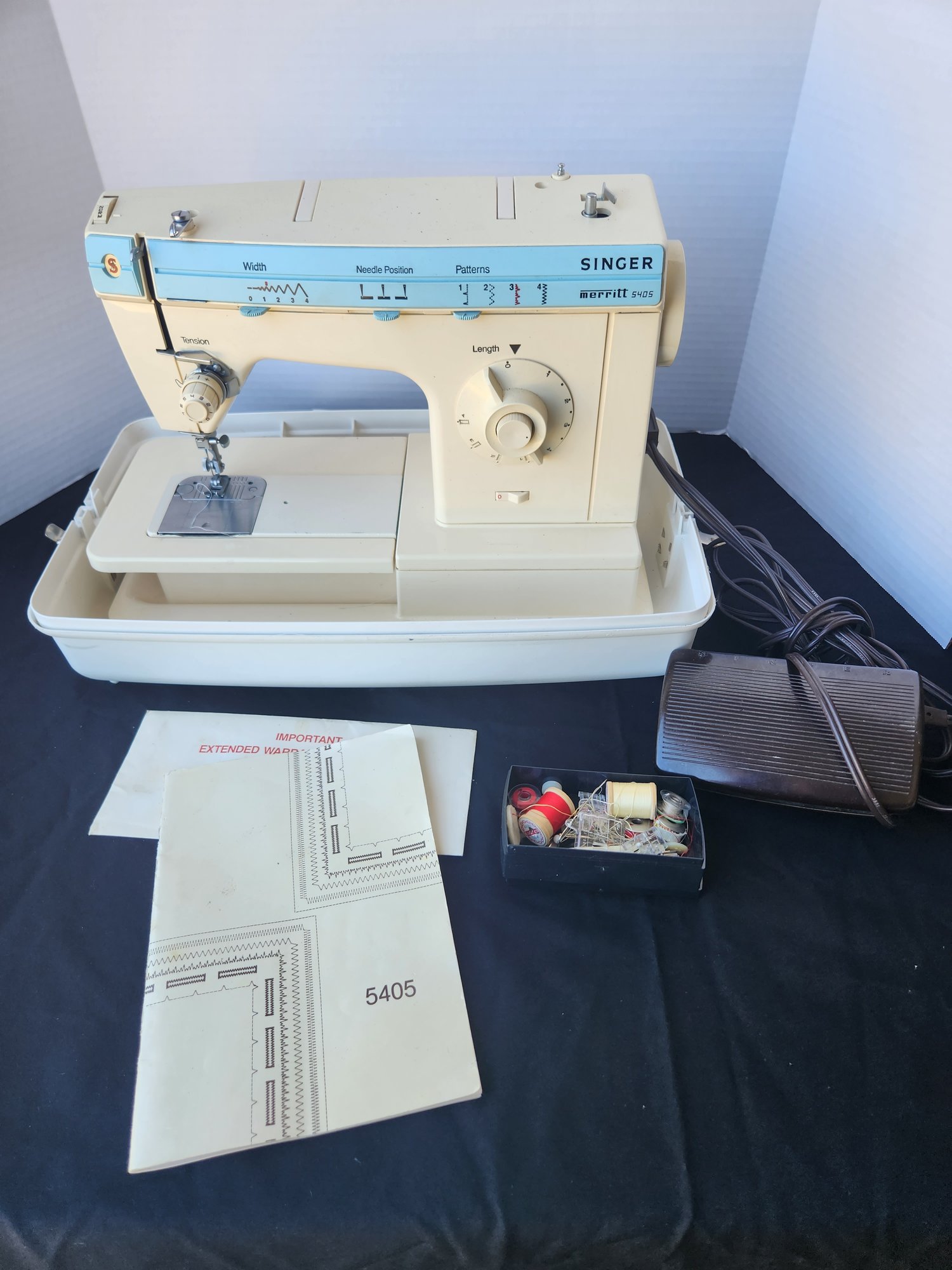 Singer Sewing Machine, Merritt Model 5405 #5861 | Auctionninja.com