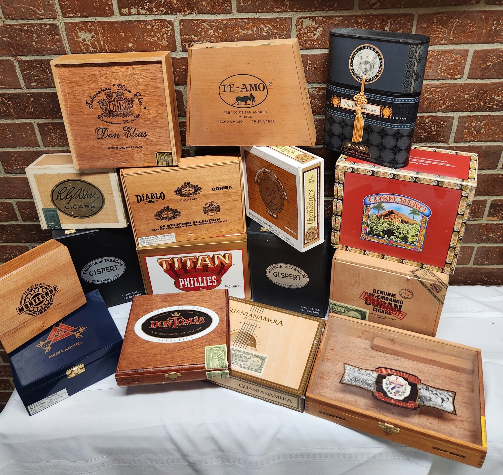 16 Cigar Boxes, About Half Are Wood, Wooden #9602 | Auctionninja.com