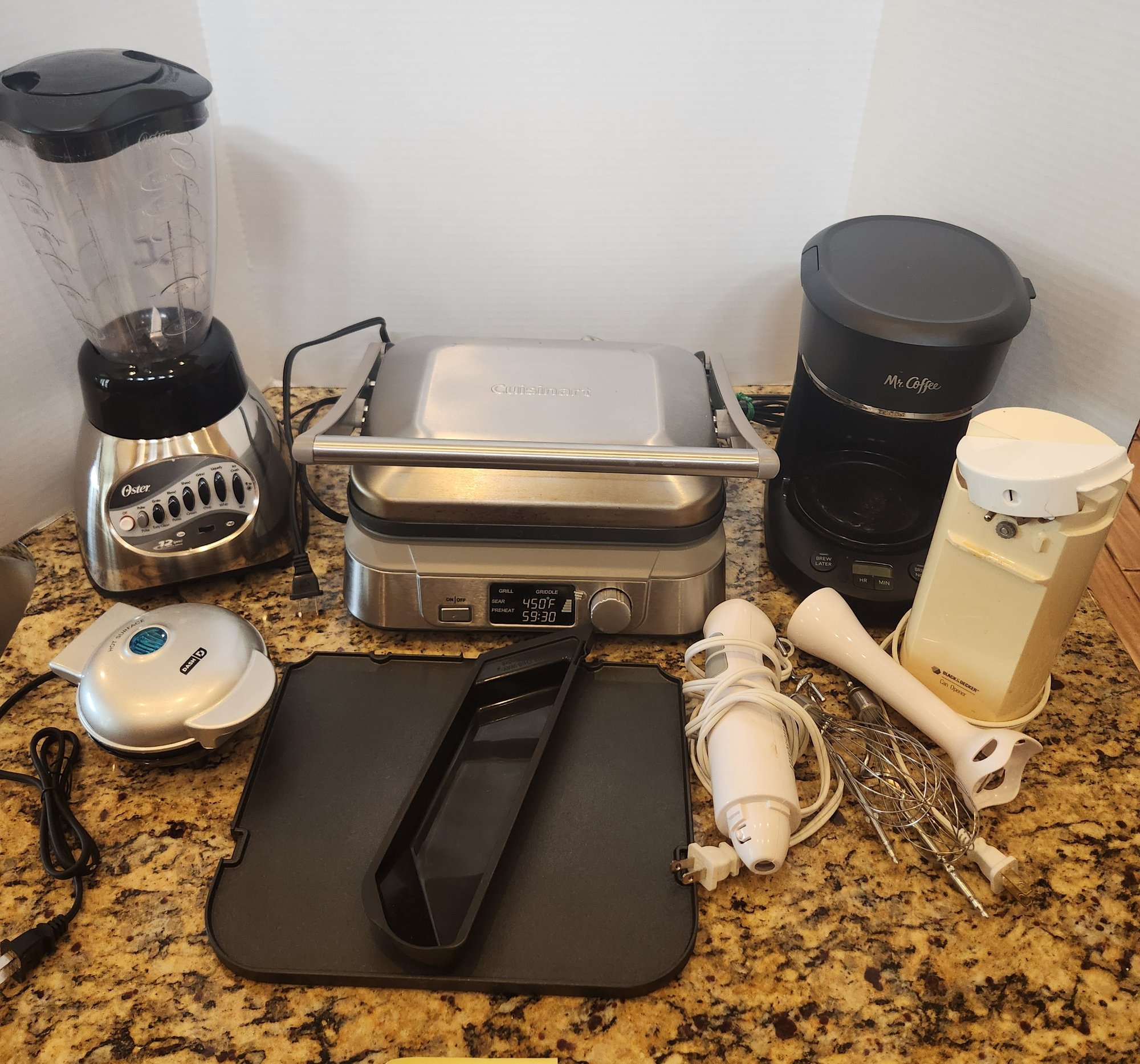 Oster Blender, Mini Griddle, Hand Mixer, Can Opener, Mr. Coffee ...