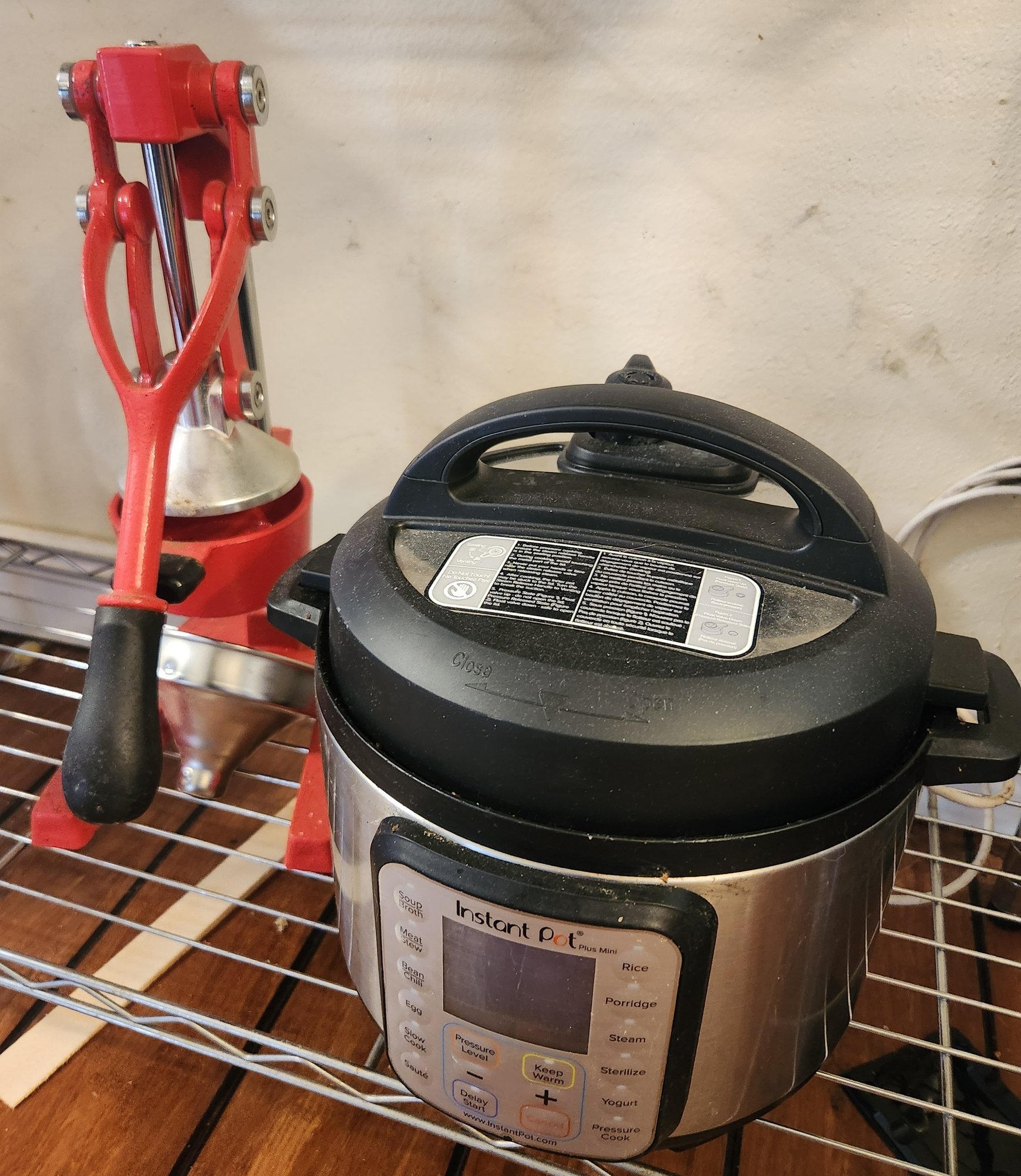 2 Kitchen Appliances Cookware Food Prep: Heavy Duty Juicer & Instant ...