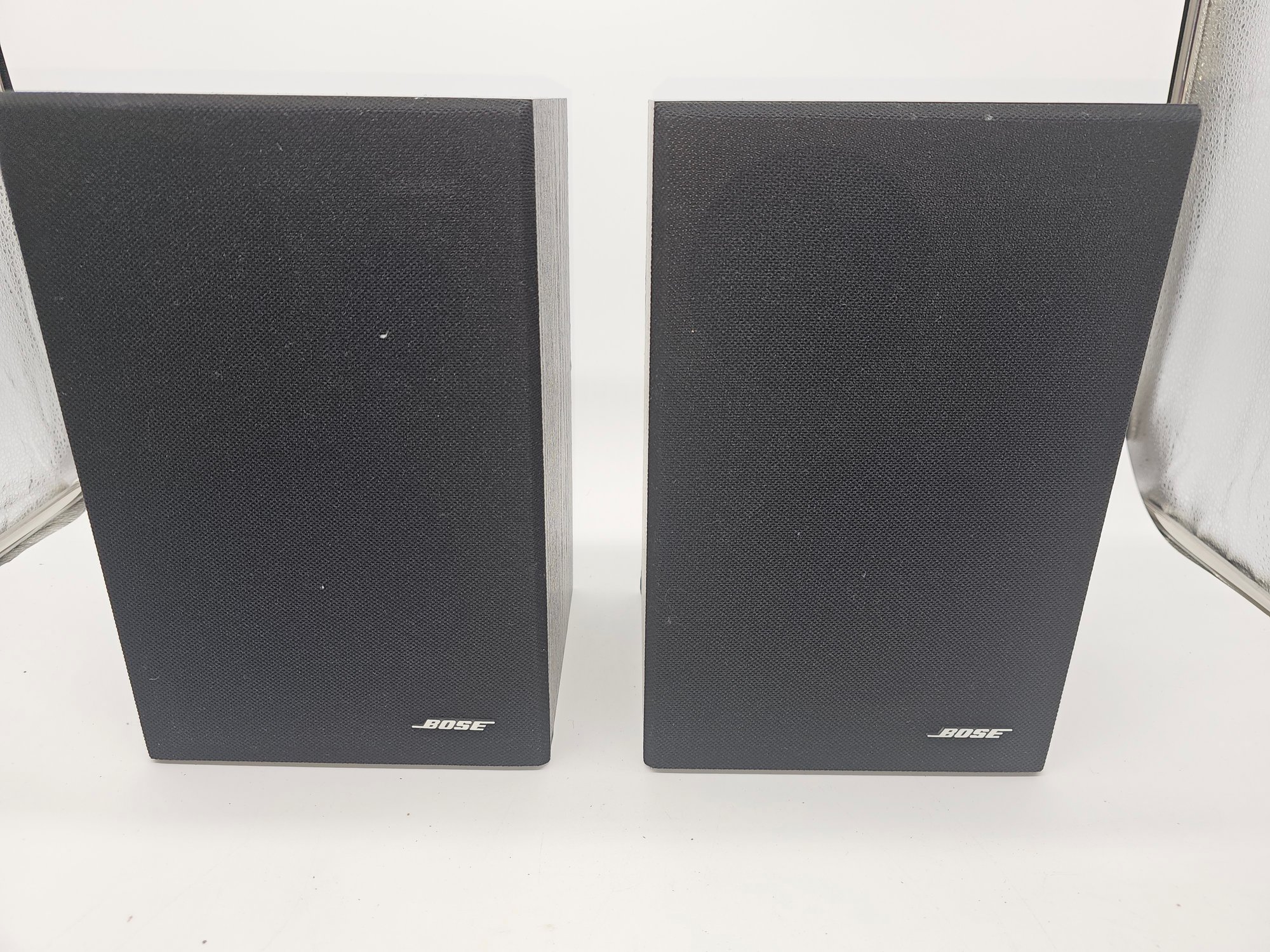 Pair Of Bose Model 21 Speakers #7020 | Auctionninja.com