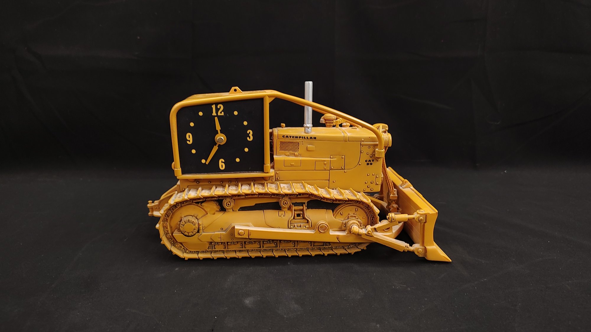 The Danbury Mint Caterpillar Bulldozer Clock #5525 | Auctionninja.com