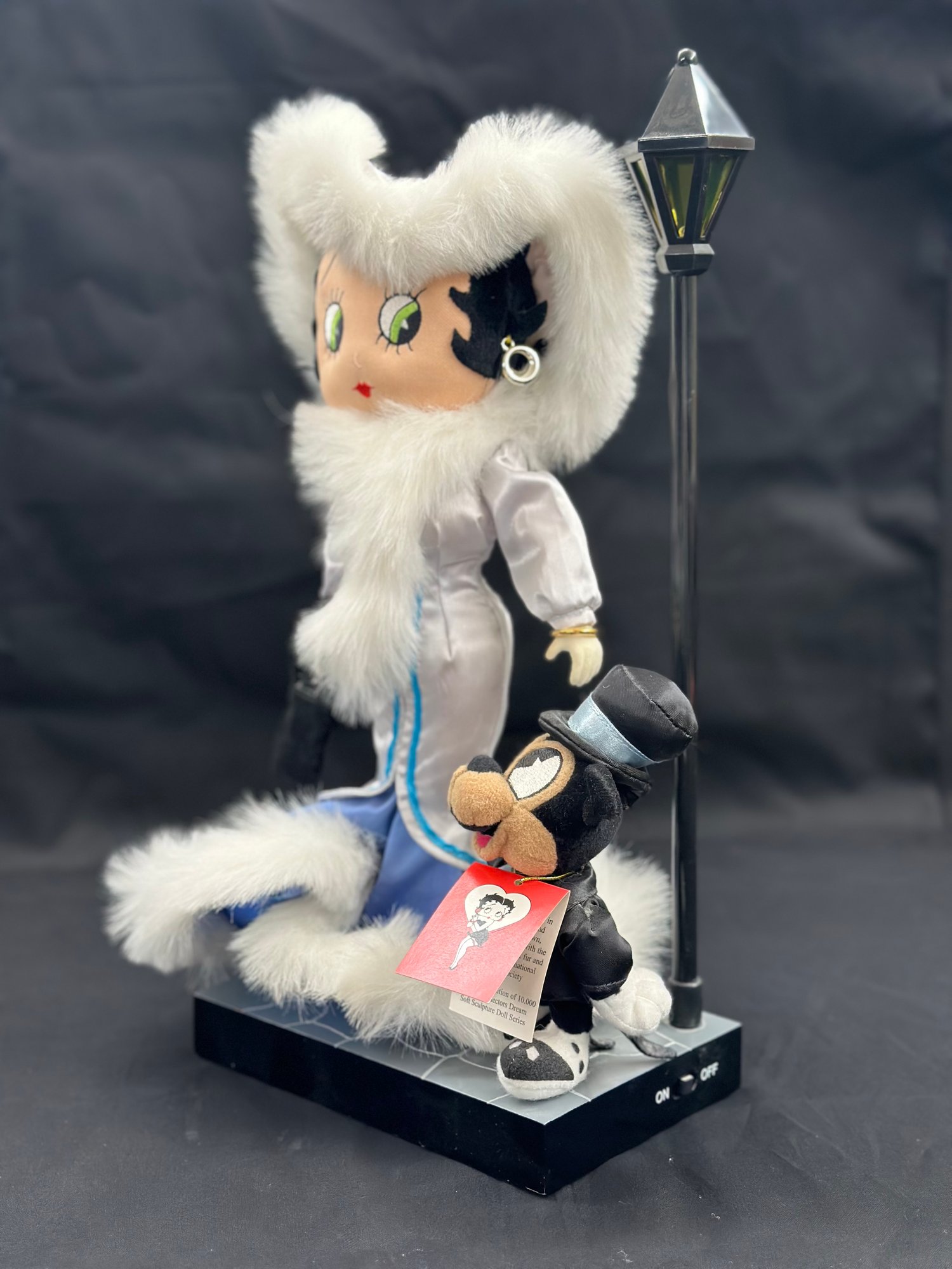 Betty Boop Stepping Out Figurine #6255 | Auctionninja.com