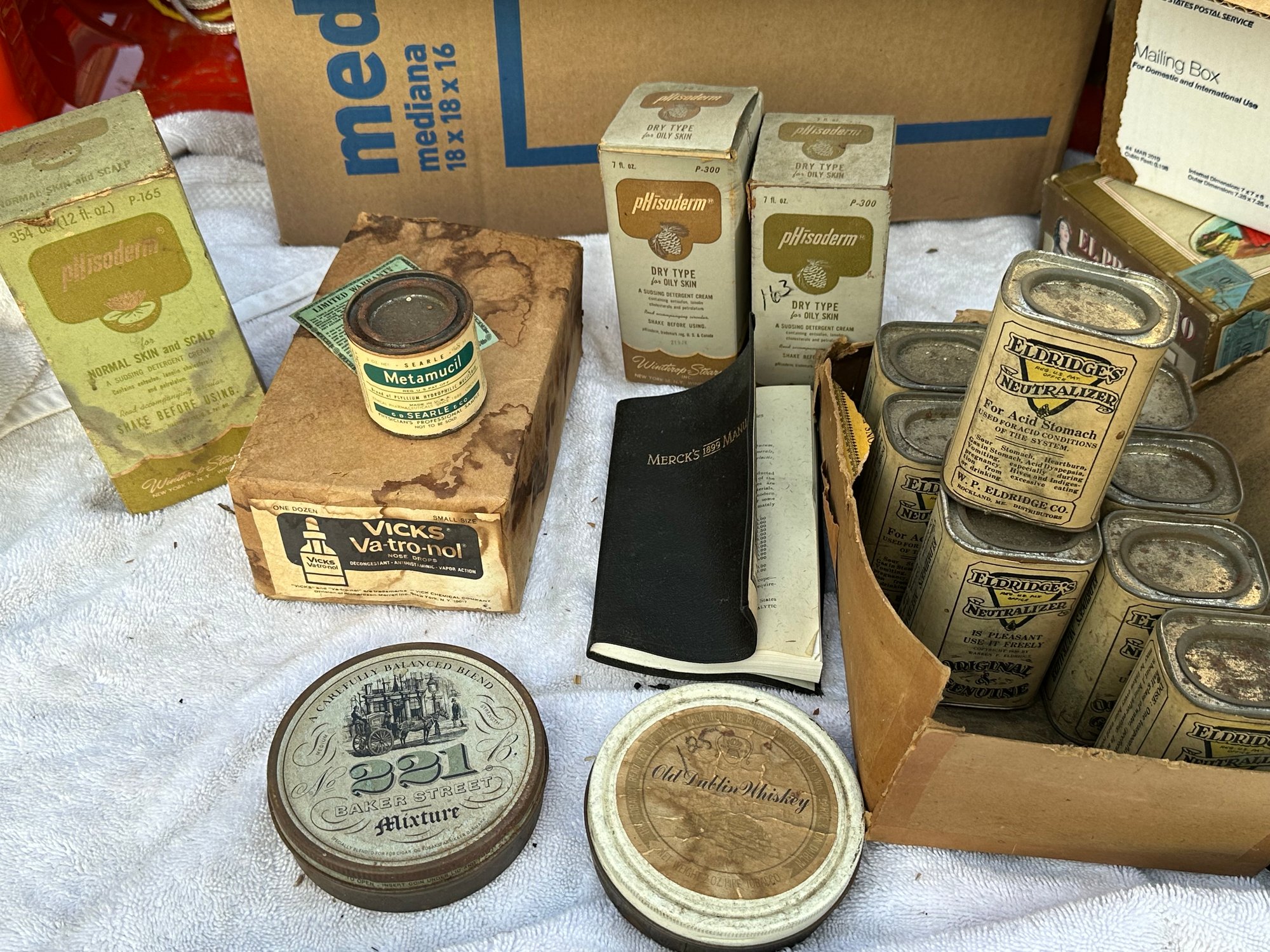 Collection Of Vintage Drug Store Items (12) #2482 | Auctionninja.com