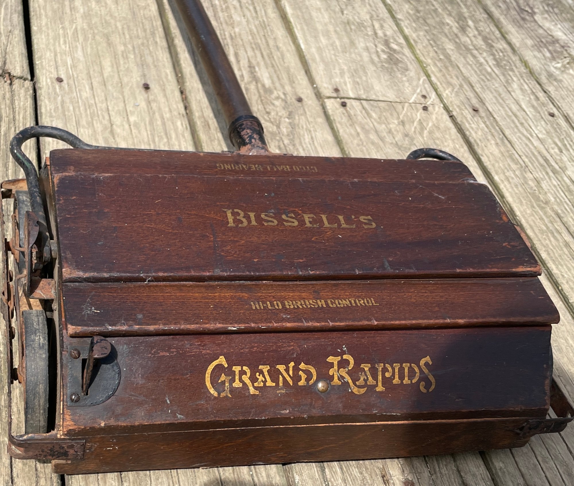 1930's Bissell's Grand Rapids Wooden Floor Sweeper #1822 | Auctionninja.com