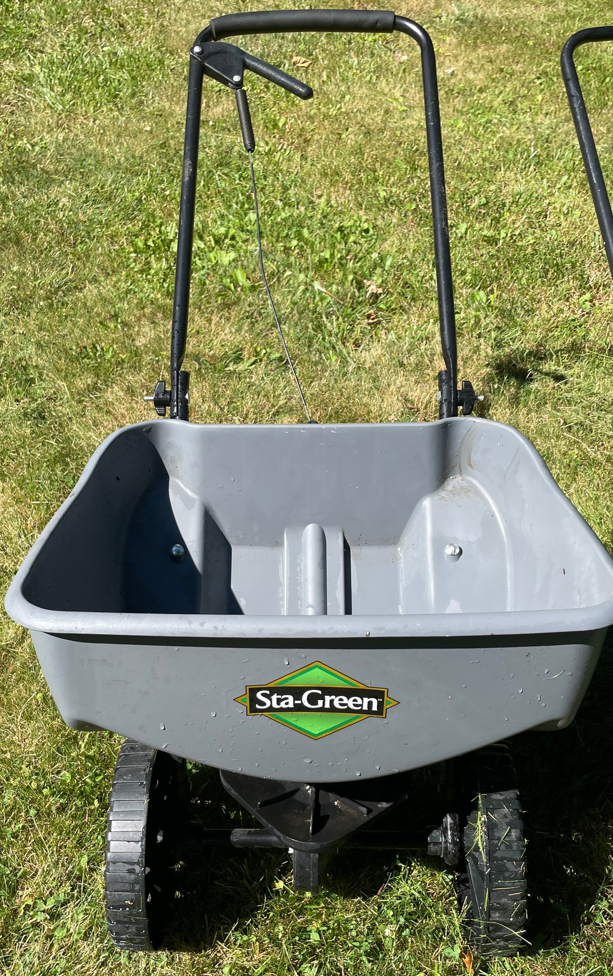 Sta-Green Broadcast Fertilizer & Seed Spreader - Works Nice #2634 ...