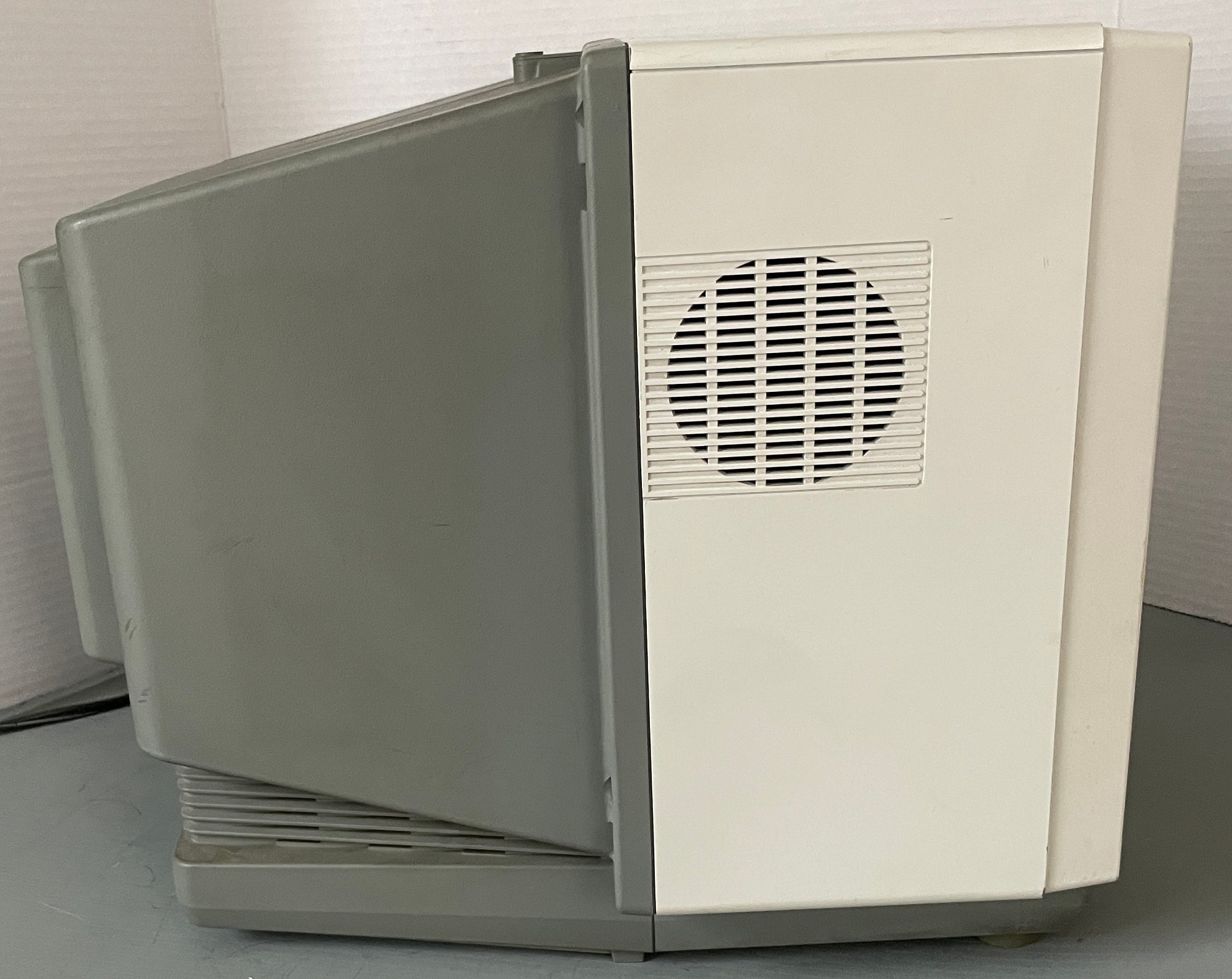 Sony Trinitron KV-13TR24 13" CRT TV Retro Gaming Vintage TESTED/CLEANED ...